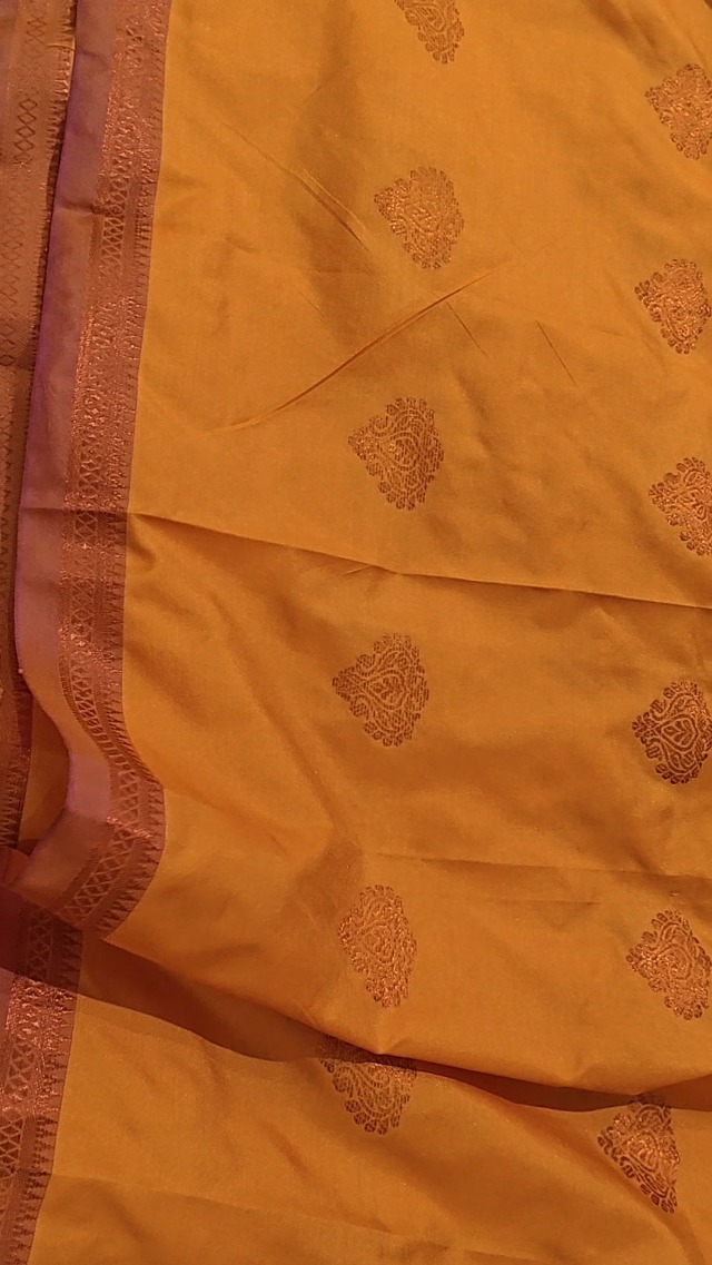 Watch Pure Details Hight Quality Shoot 4k Hd Real Look Saree on Amazon Live