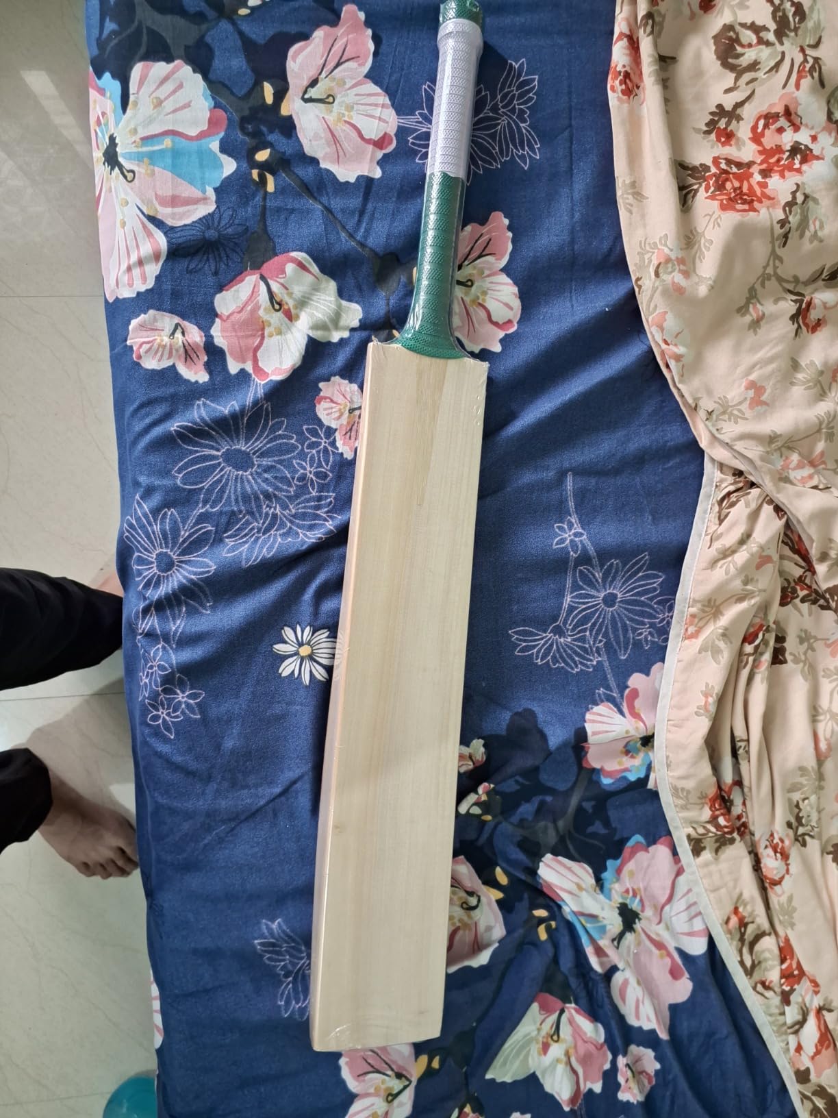 Maxxic Sports New Balance English Willow Cricket Bat Full Size : Amazon ...