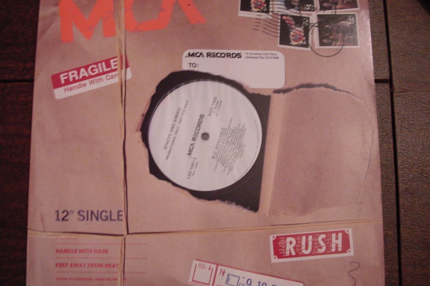 R.U.Available (Vinyl) [Importado]: Amazon.com.mx: Música