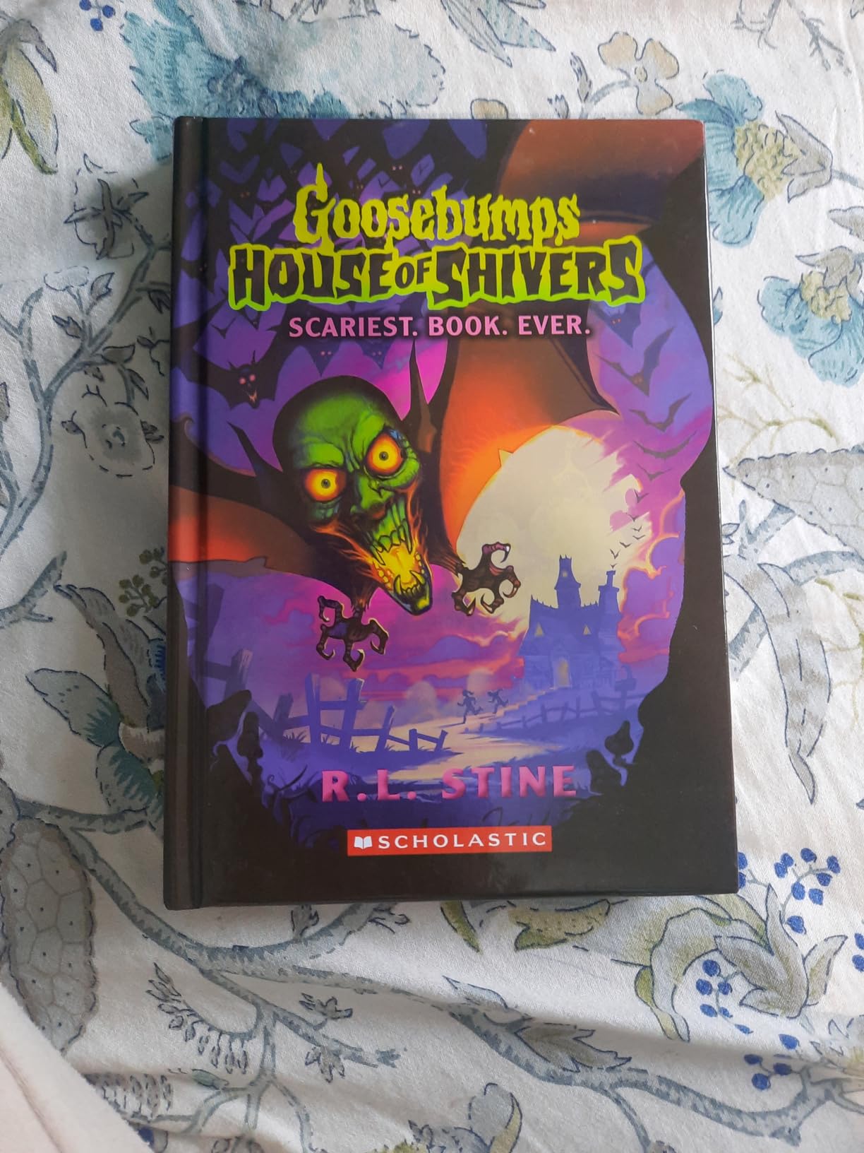 Goosebumps: House of Shivers: Scariest. Book. Ever. : Stine, R.L ...