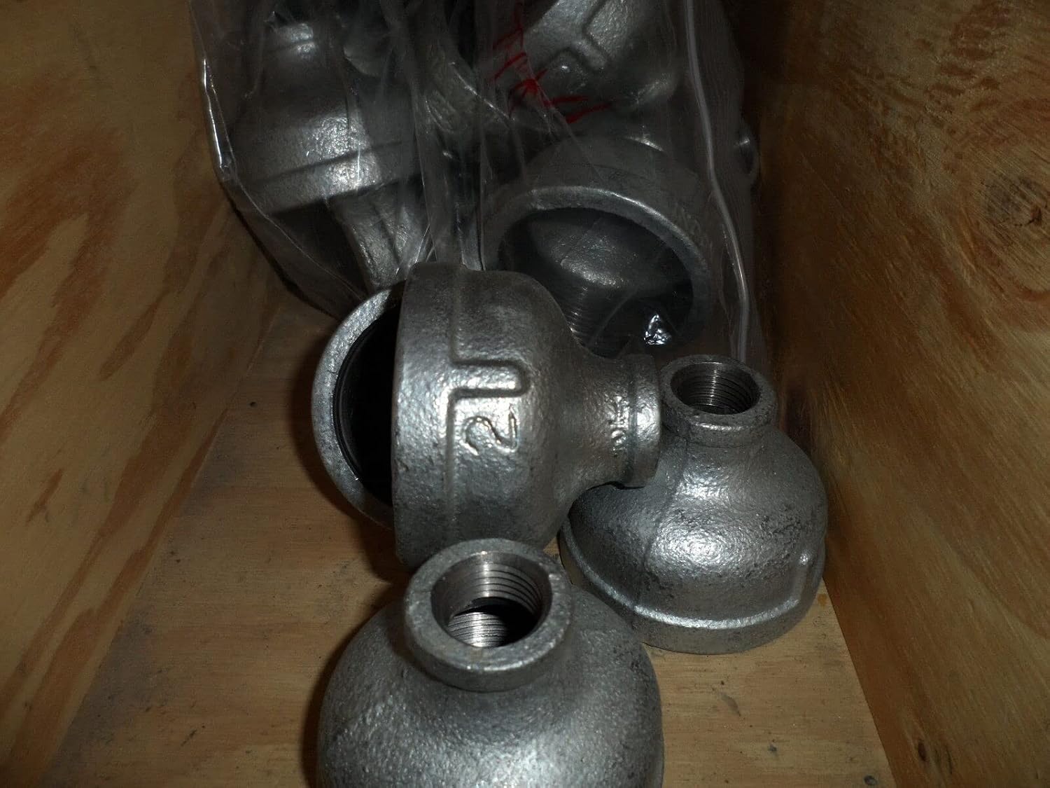 Amazon.com: (1PC) 2" x 1/2" GALVANIZED REDUCER COUPLING PIPE THREAD ...