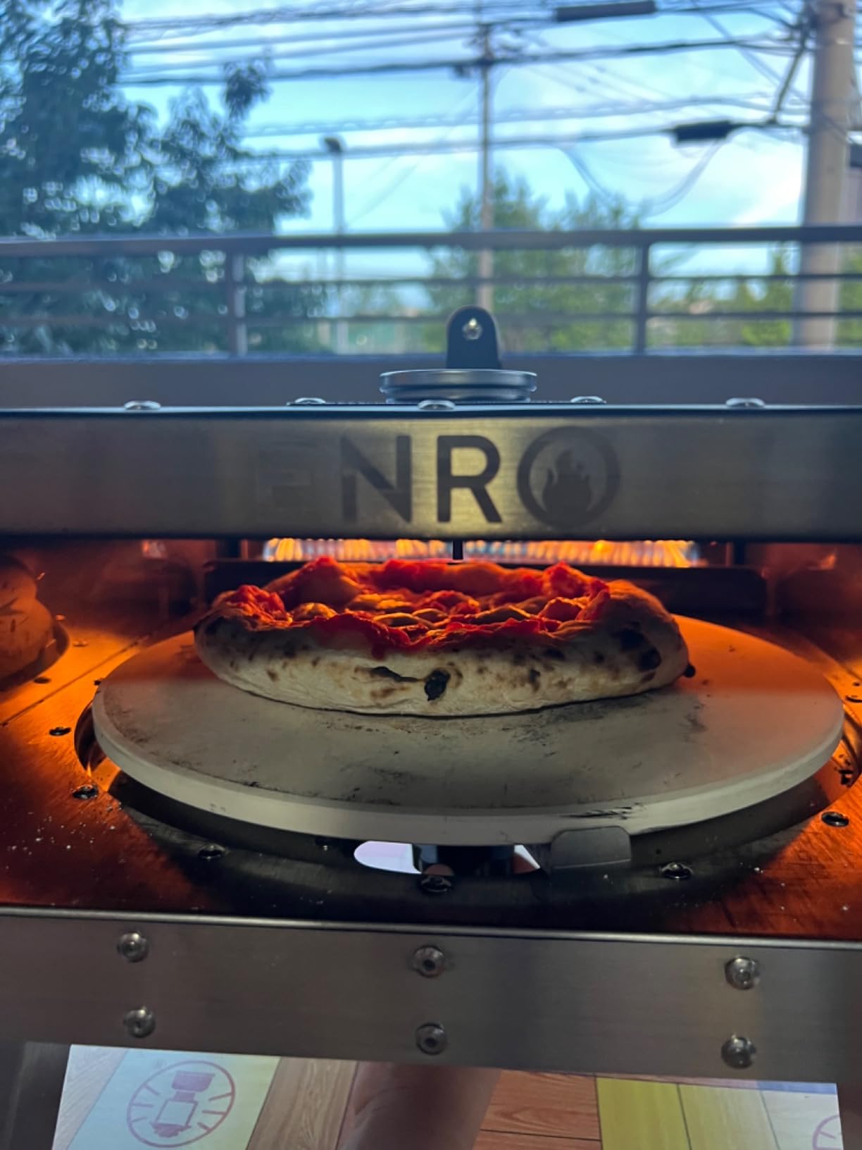 Amazon.co.jp: ENRO ポータブル ピザ窯 ガス式窯焼名人 【お庭やマンションのベランダで本格ピザが焼ける】 収納バッグ付き : ホーム＆キッチン