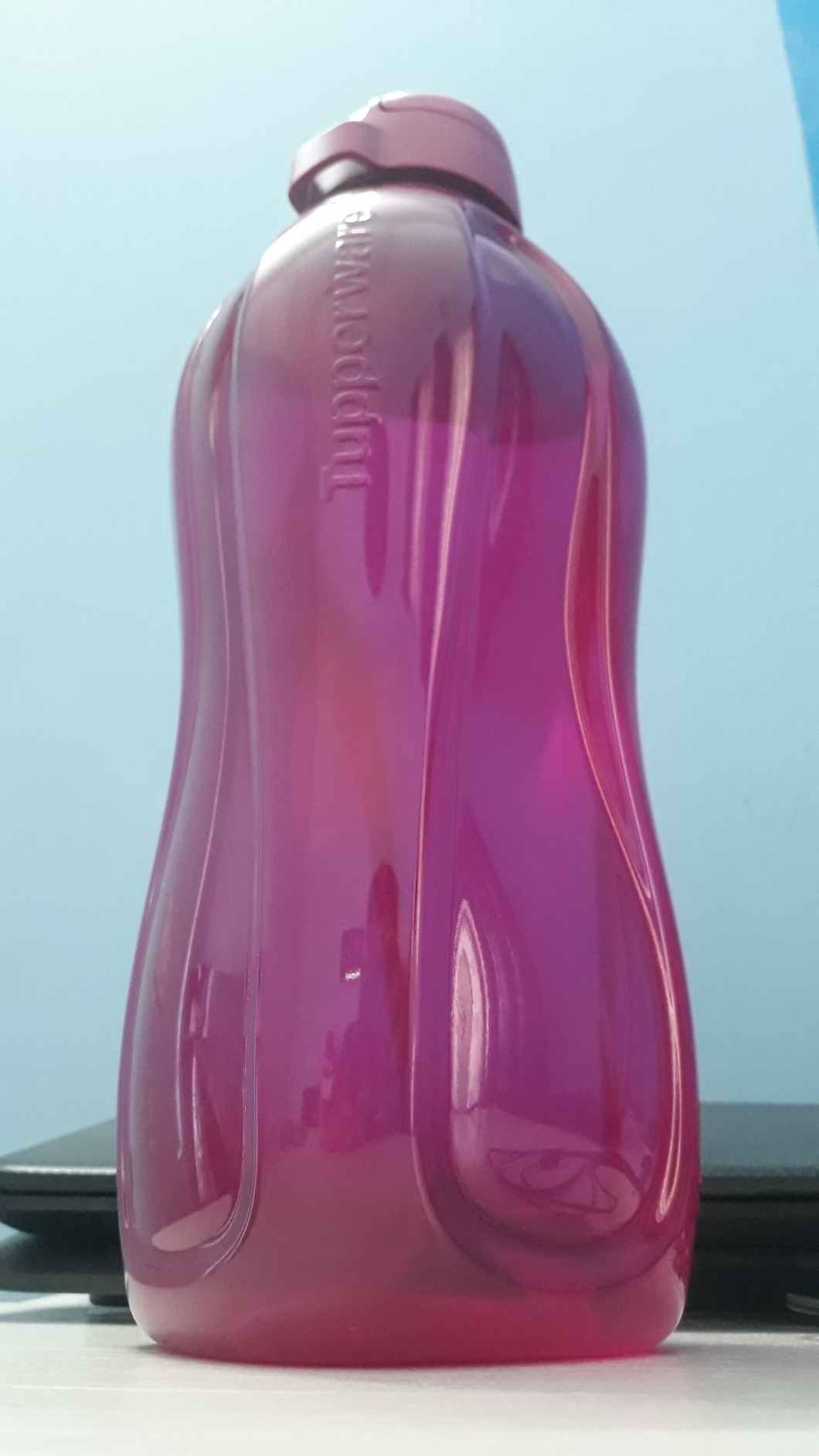 Tupperware Fridge Water Bottle 2L (blue) : Amazon.in: Home & Kitchen