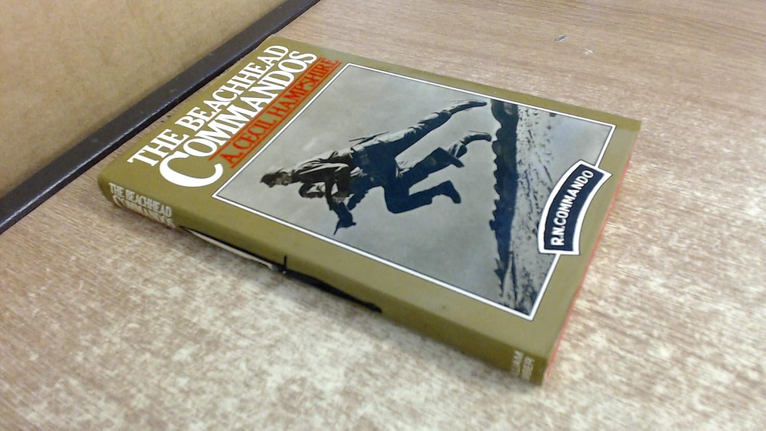 The beachhead commandos: Hampshire, A. Cecil: 9780718303198: Amazon.com ...