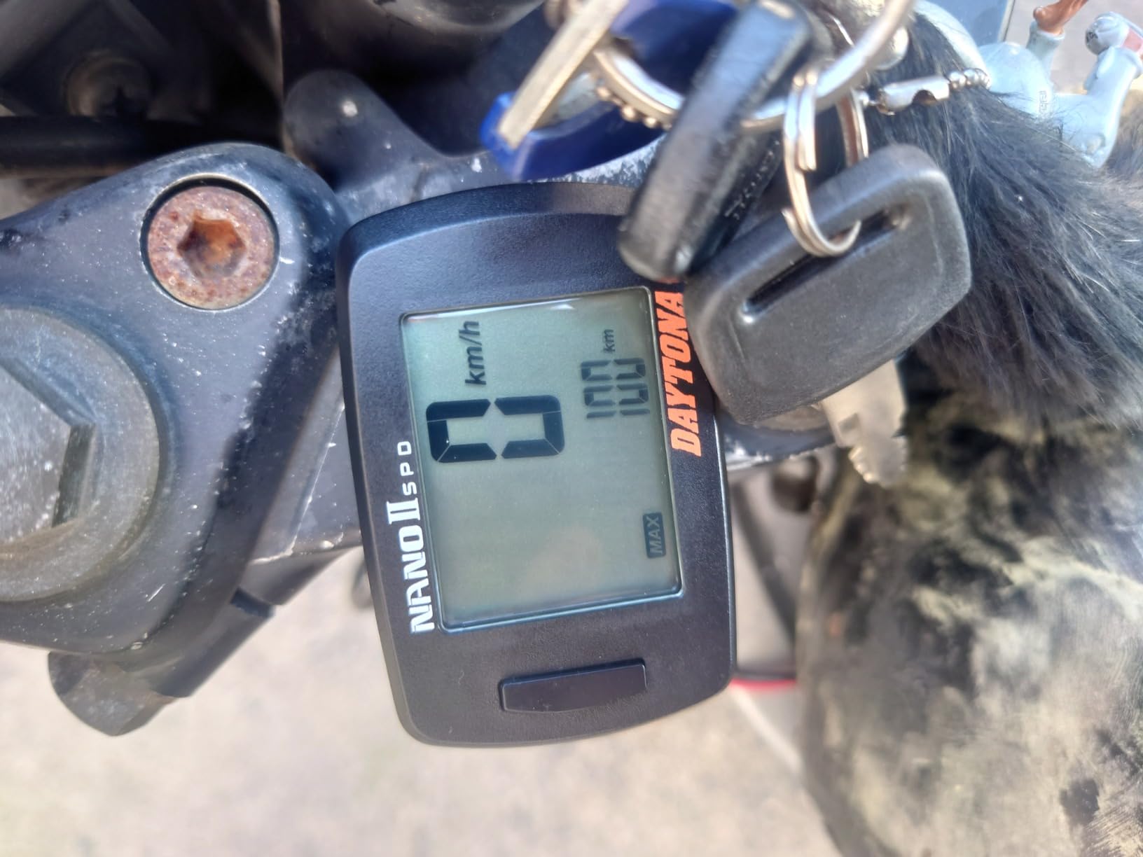 Amazon | デイトナ(Daytona) バイク用 電気式スピードメーター変換アダプター 機械式⇒電気式 TWIN Type 93390 | メーターパーツ | 車＆バイク