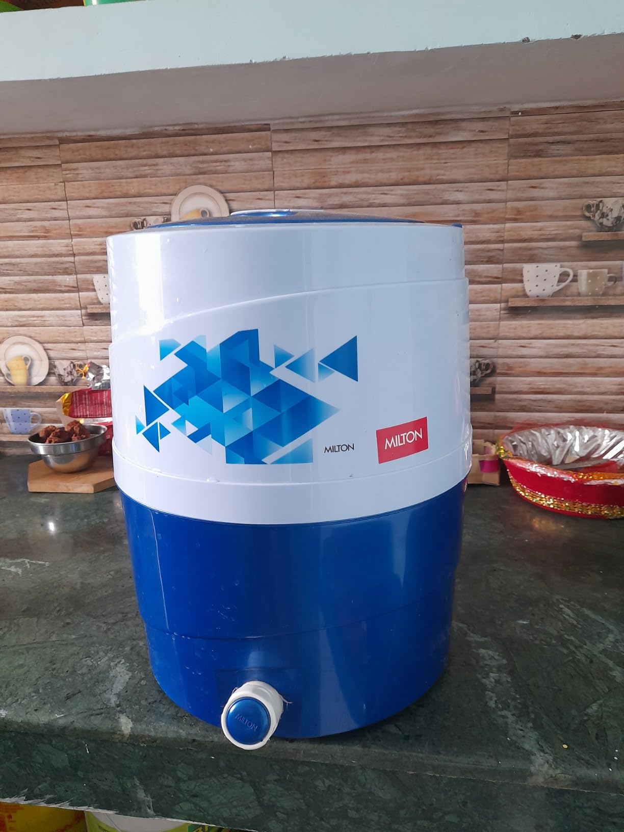 MILTON Plastic New Kool Rover 22 Insulated Water Jug, 19 Litres, Blue ...