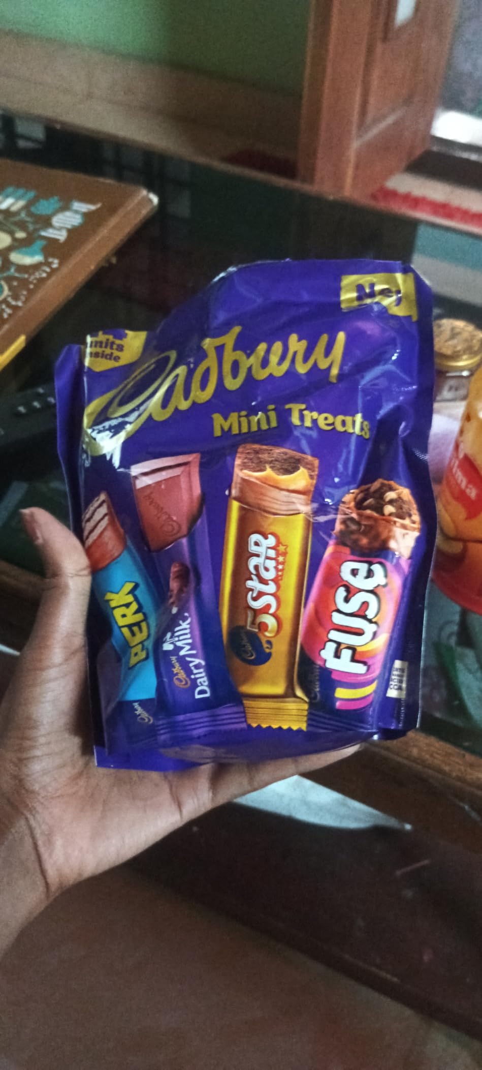 Cadbury Assorted Mini Treats Chocolate Bars,125.1 Grams : Amazon.in ...