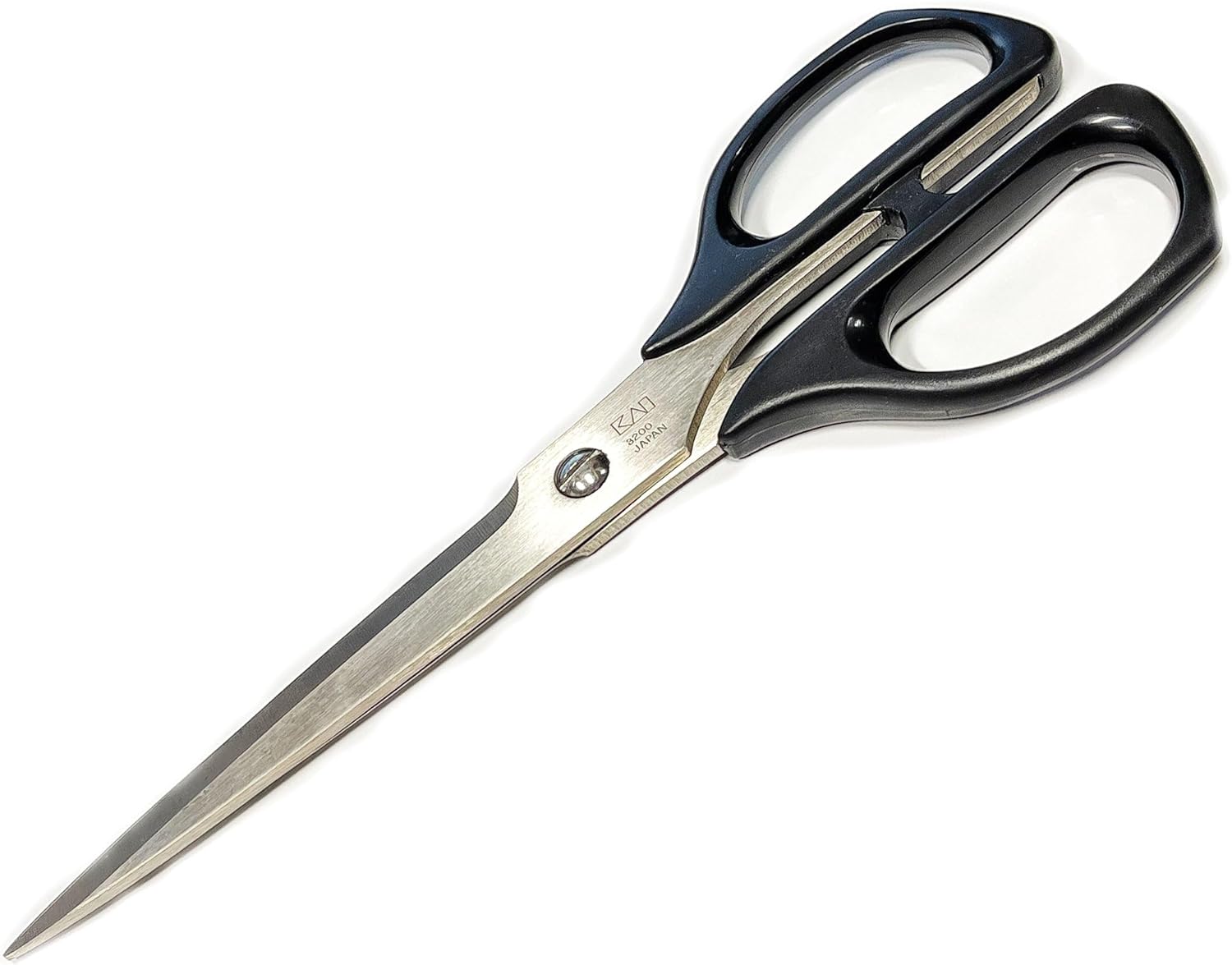 Amazon.com: KAI 3200, 8-Inch Straight Scissors – Precision Fabric ...