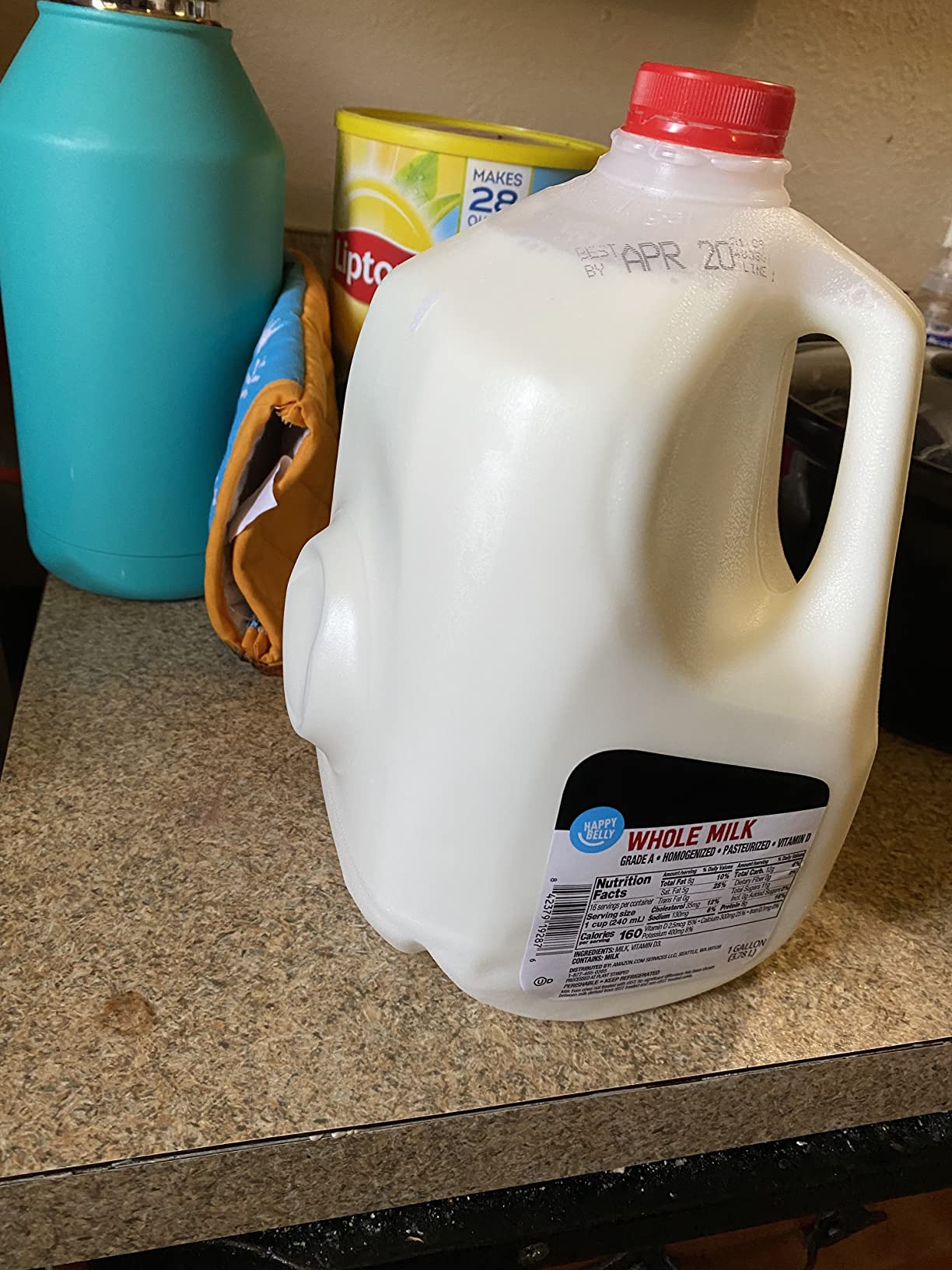 Amazon.com: Amazon Brand - Happy Belly Whole Milk, 1 Gallon, 128 fl oz ...