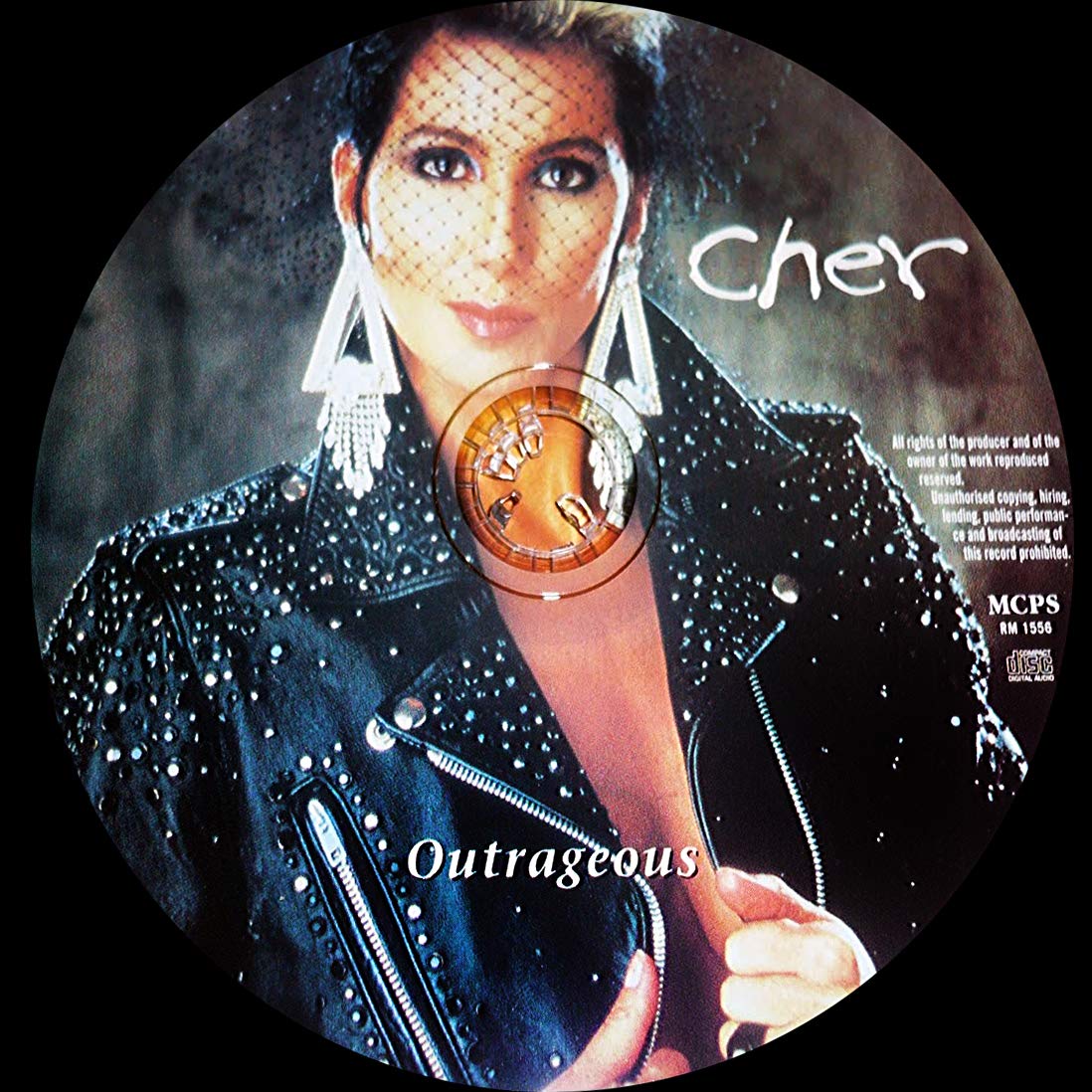 Outrageous : Cher: Amazon.fr: CD et Vinyles}