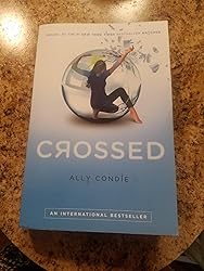 Amazon.com: Crossed (Matched): 9780142421710: Condie, Ally: Books