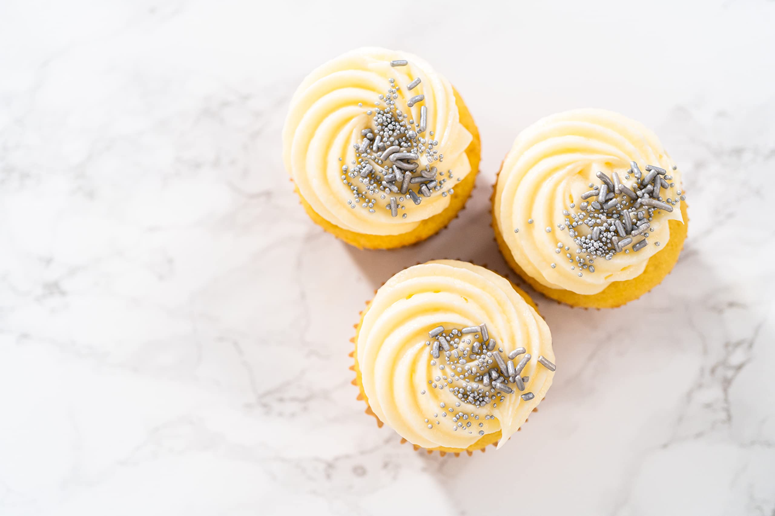 Snapklik.com : Bakerpan Silver Sprinkles Edible For Cupcakes