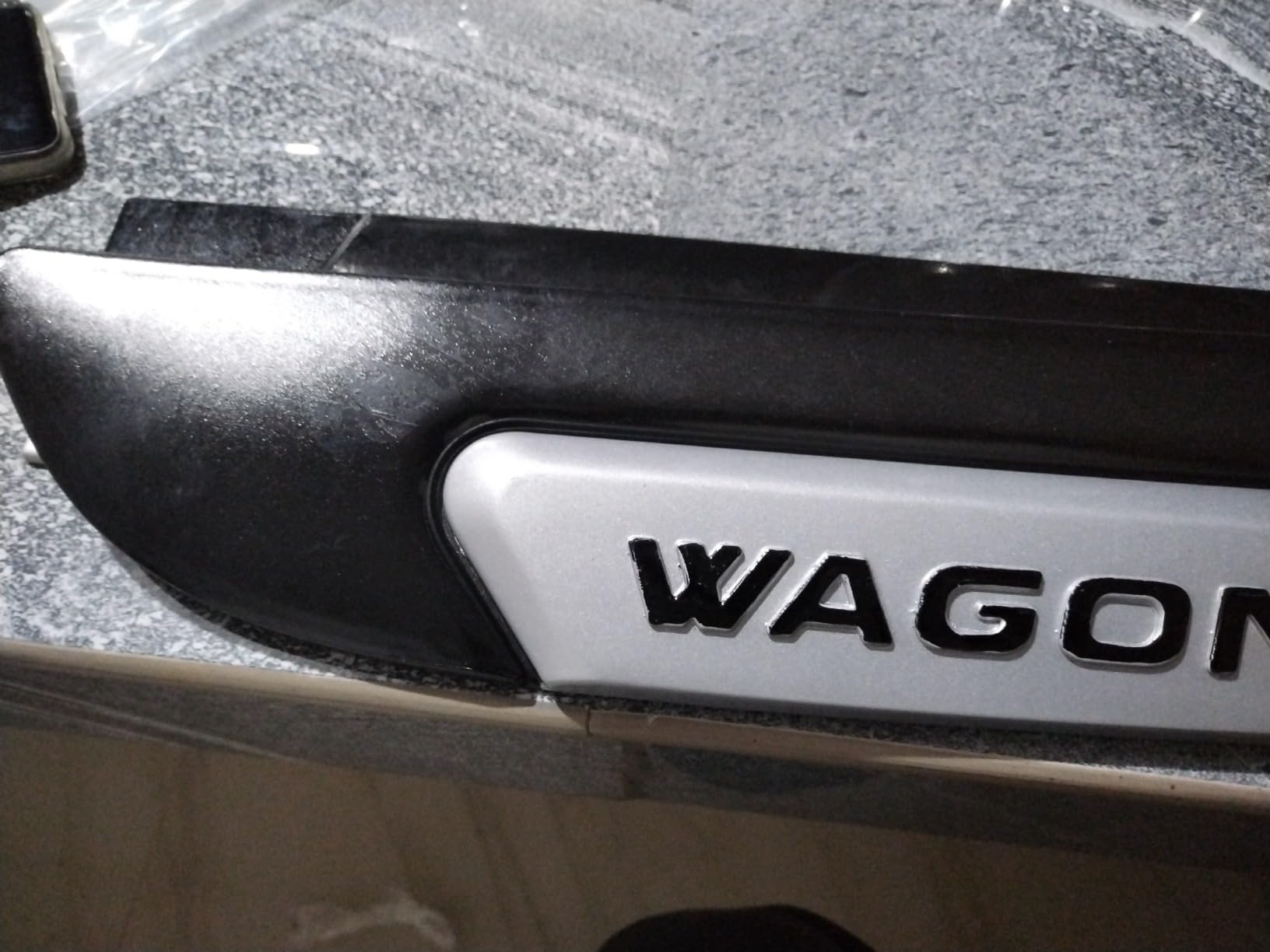 Plastic CARSHADE Car Side Cladding Beading for Wagon R 2019 with 3M ...