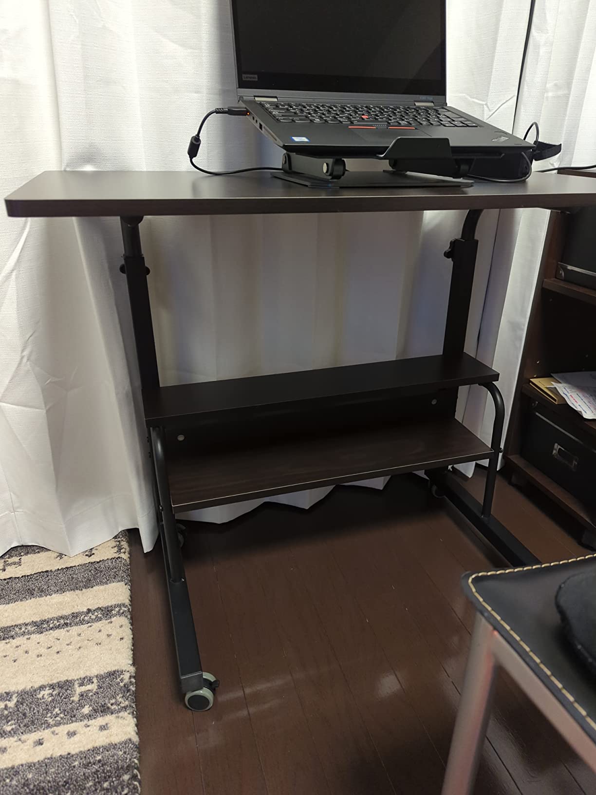 Amazon｜HANYEEサイドテーブル キャスター付き 2段収納棚付き 高さ調節 コの字 昇降式テーブル パソコンデスク 勉強机 仕事デスク 介護用テーブル ベッドサイドテーブル ソファー ...