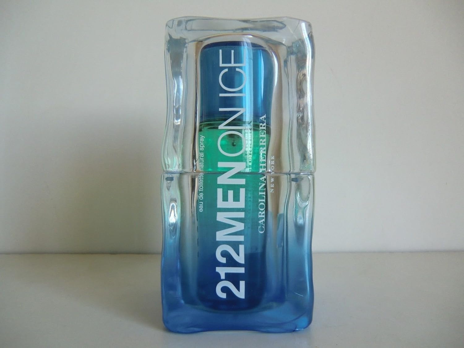 Carolina Herrera 212 On Ice Blue Eau de Toilette Spray for Men 100 ml ...