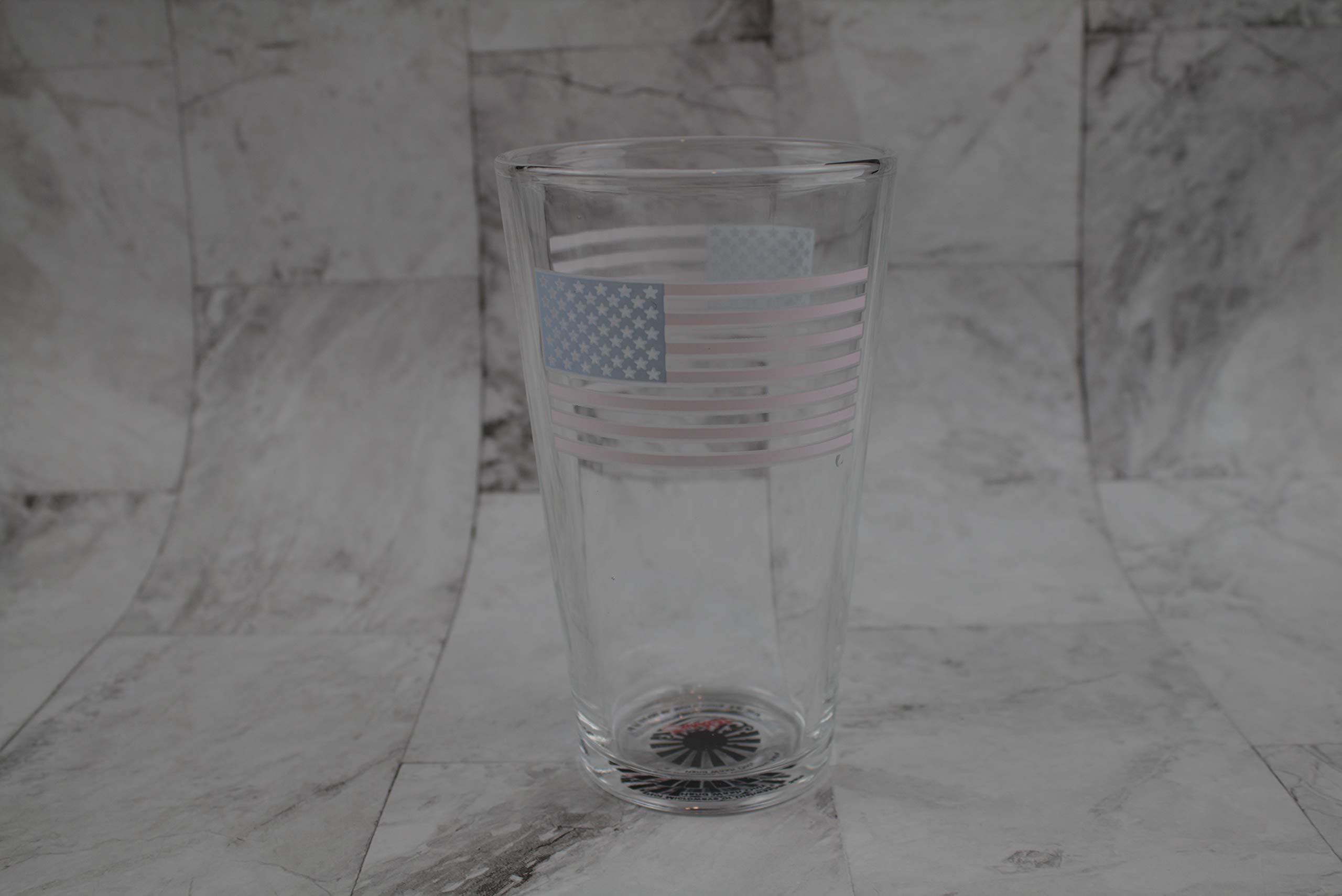 Snapklik.com : Color Changing USA Flag ThermoC Logo Pint Glass