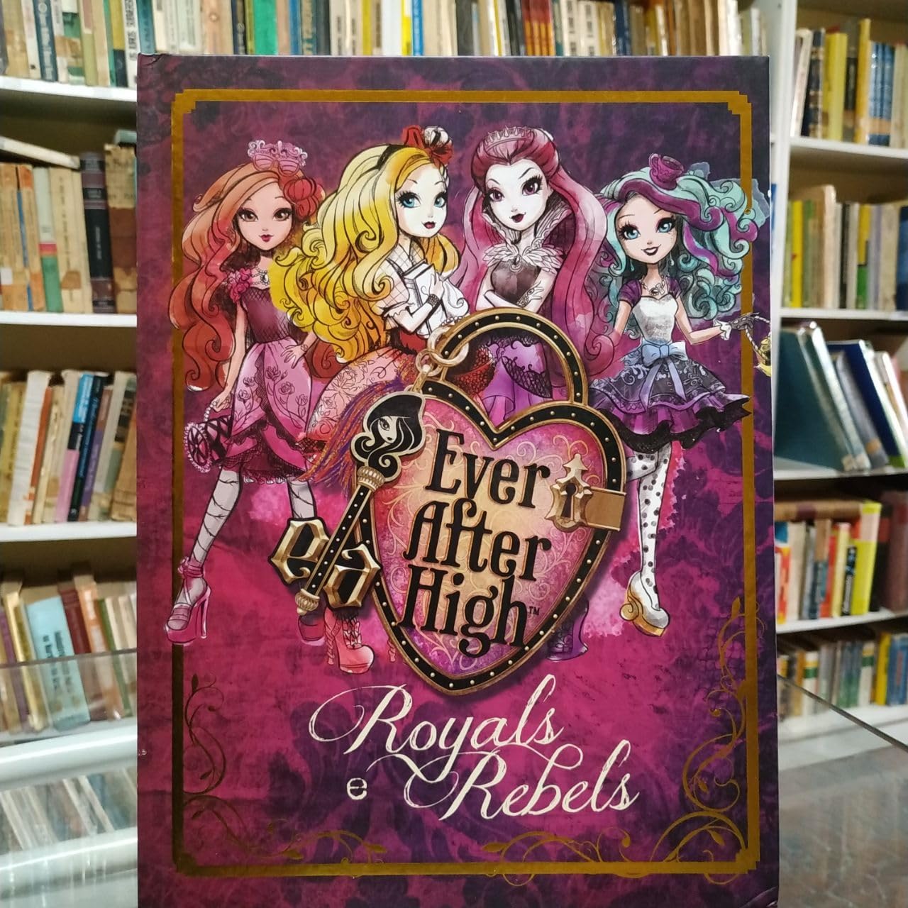 Amazon.com: Ever After High - Royals e Rebels: 9788538063414: Ciranda ...