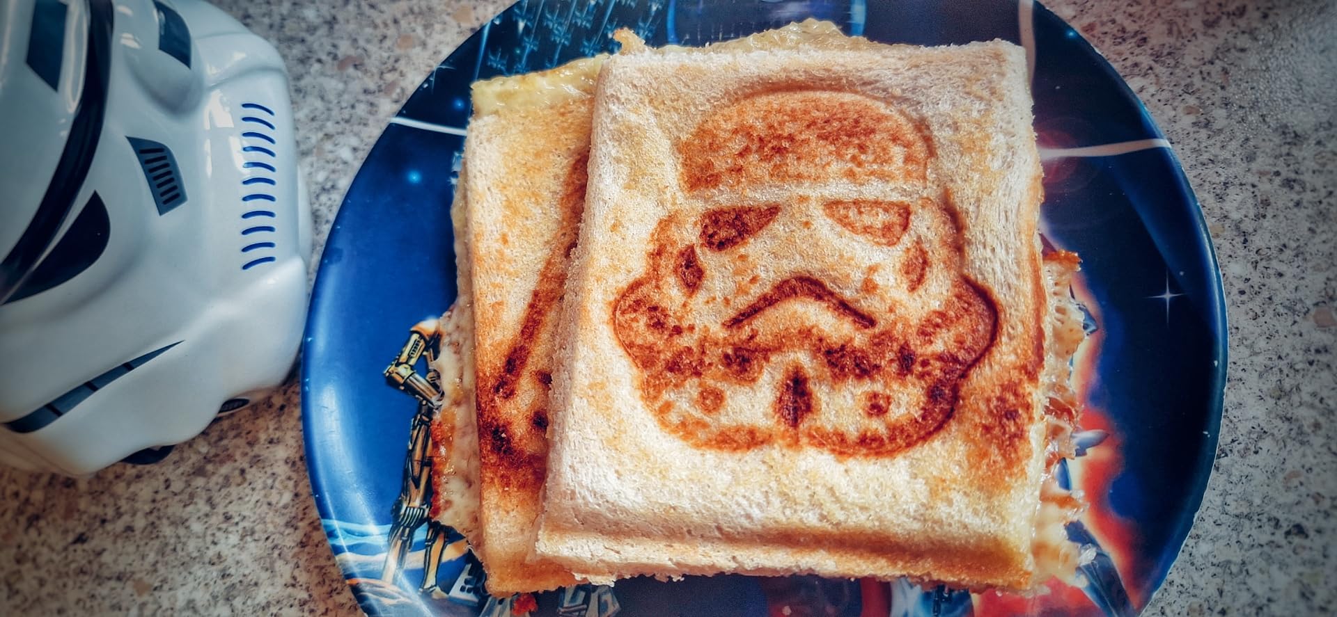 Star Wars Grilled Cheese Maker - UK Plug : Amazon.co.uk: Home & Kitchen