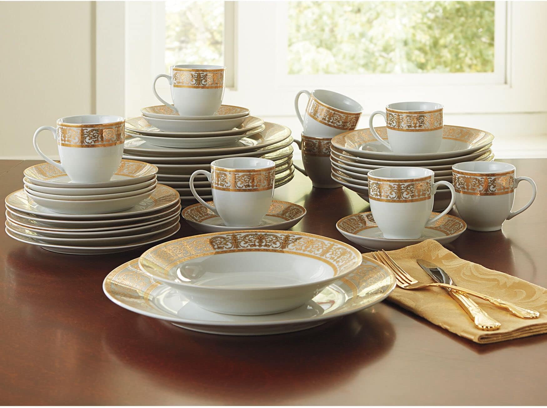 Amazon.com | Montgomery Ward 47-Piece Grand Dinnerware Set in Gold - 8 ...