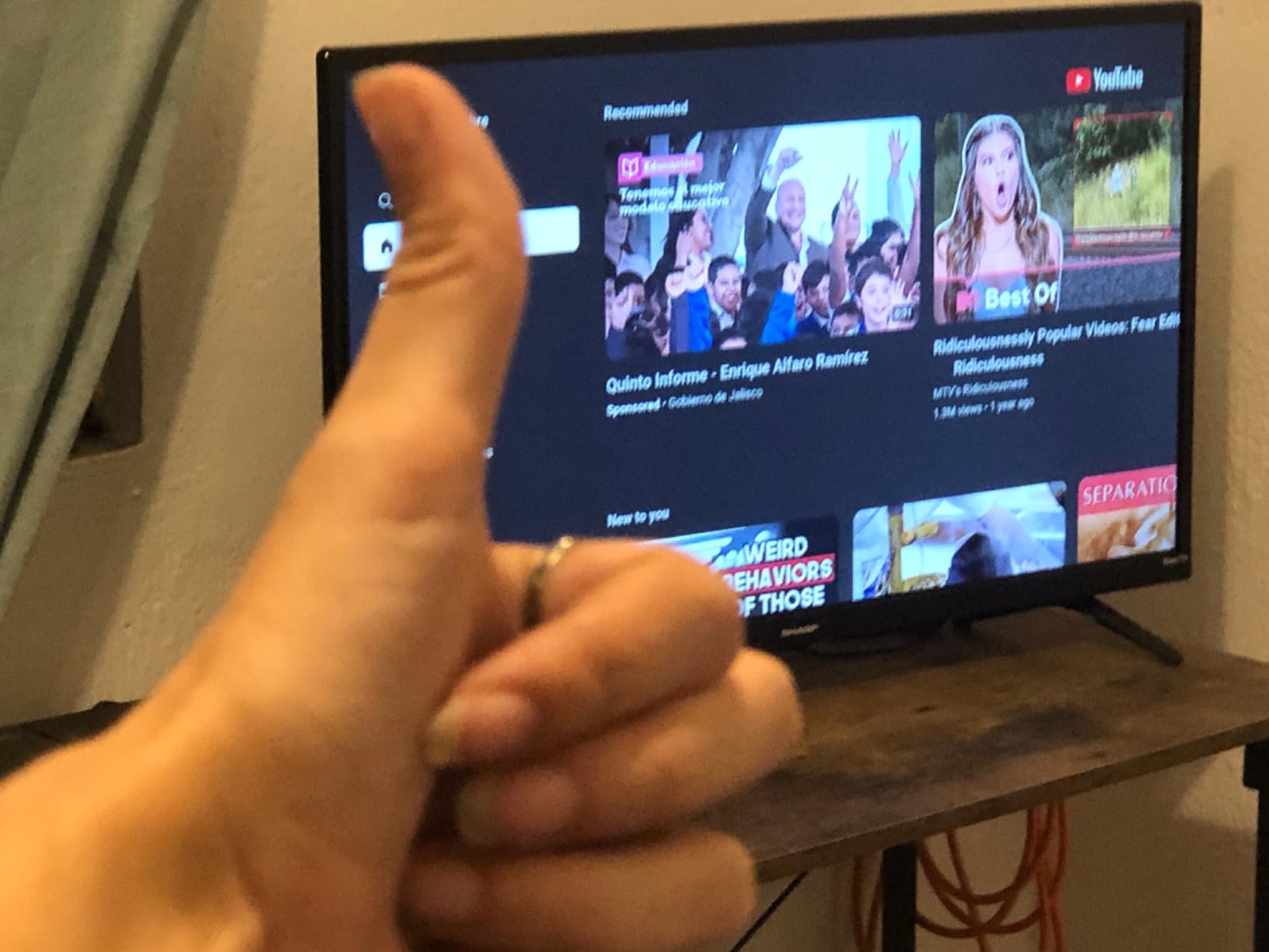 Sharp HD Smart LED TV de 32" - Roku TV con WiFi : Amazon.com.mx: Electrónicos