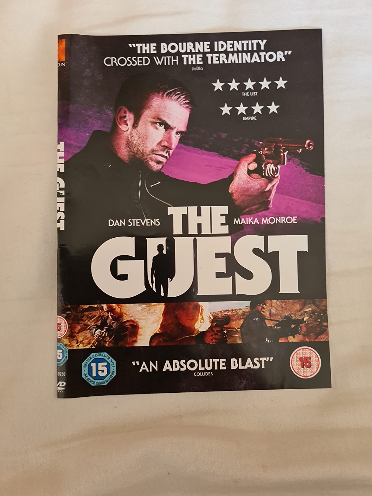 The Guest [DVD]: Amazon.co.uk: Dan Stevens, Ethan Embry, Candice Patton ...