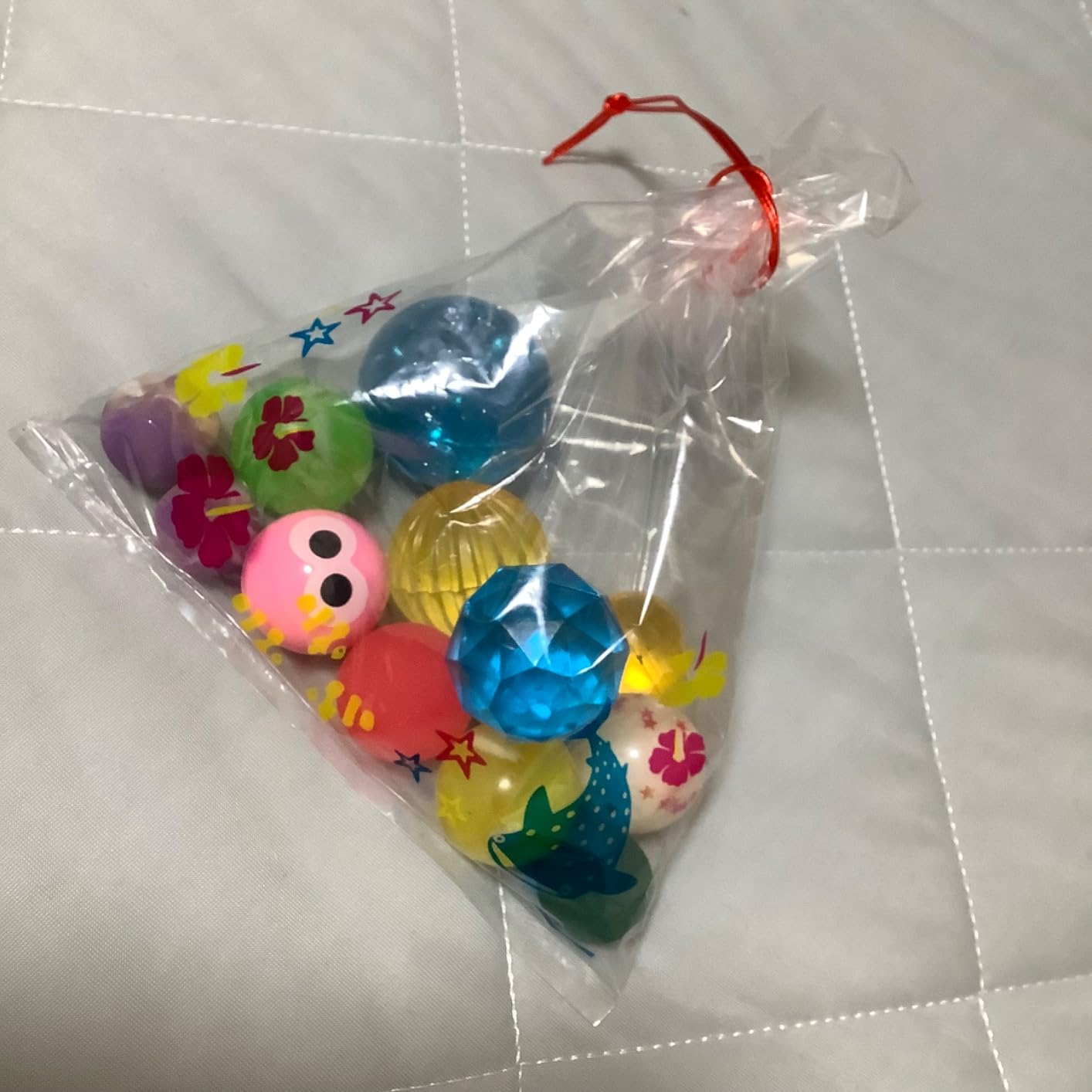 Amazon.co.jp: Okima 金魚袋 20枚 【選べる4色＋全色】 金魚すくい スーパーボール 南国風 縁日 14×18cm (4色入り, 20枚) : おもちゃ