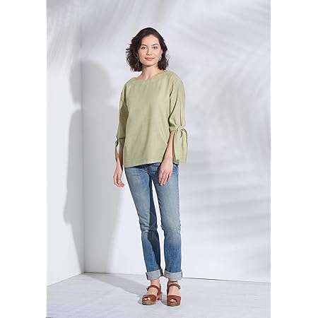 Amazon.com: SIMPLICITY Sewing Pattern S8883 Misses' Tops, Paper, White ...