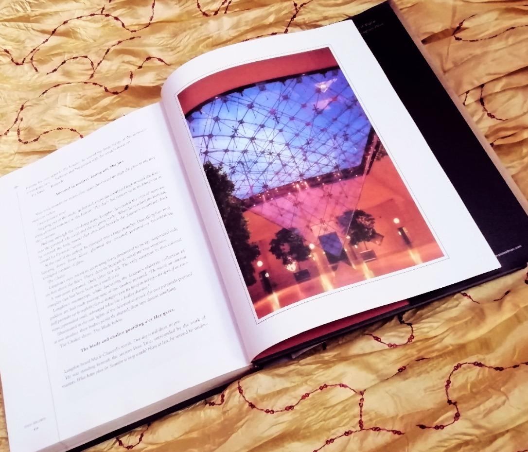 The Da Vinci Code: The Illustrated Edition : Brown, Dan: Amazon.in: Books