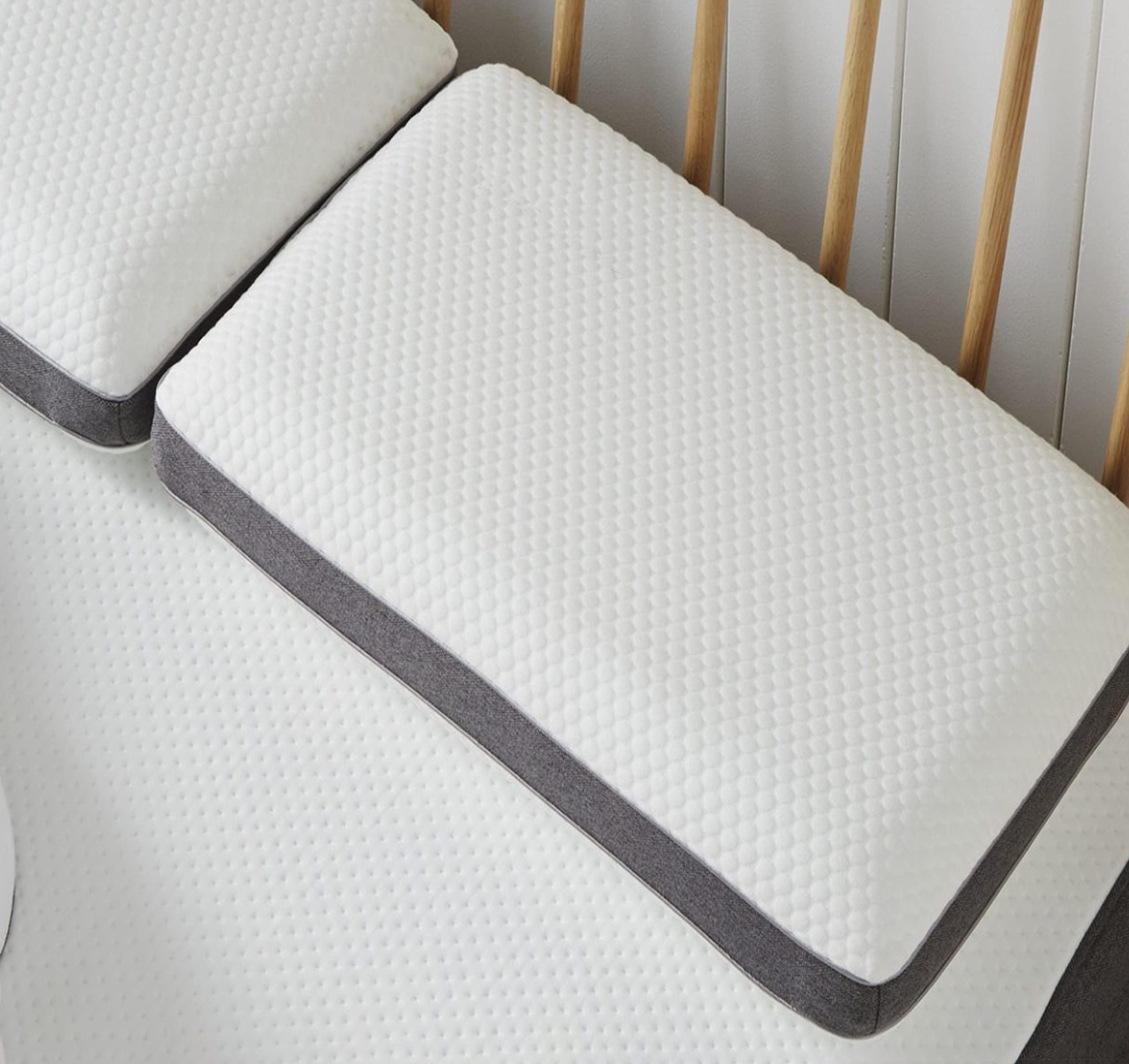 Luxury Visco Elastic Memory Foam Air Flow Pillow - Conforms to Head ...