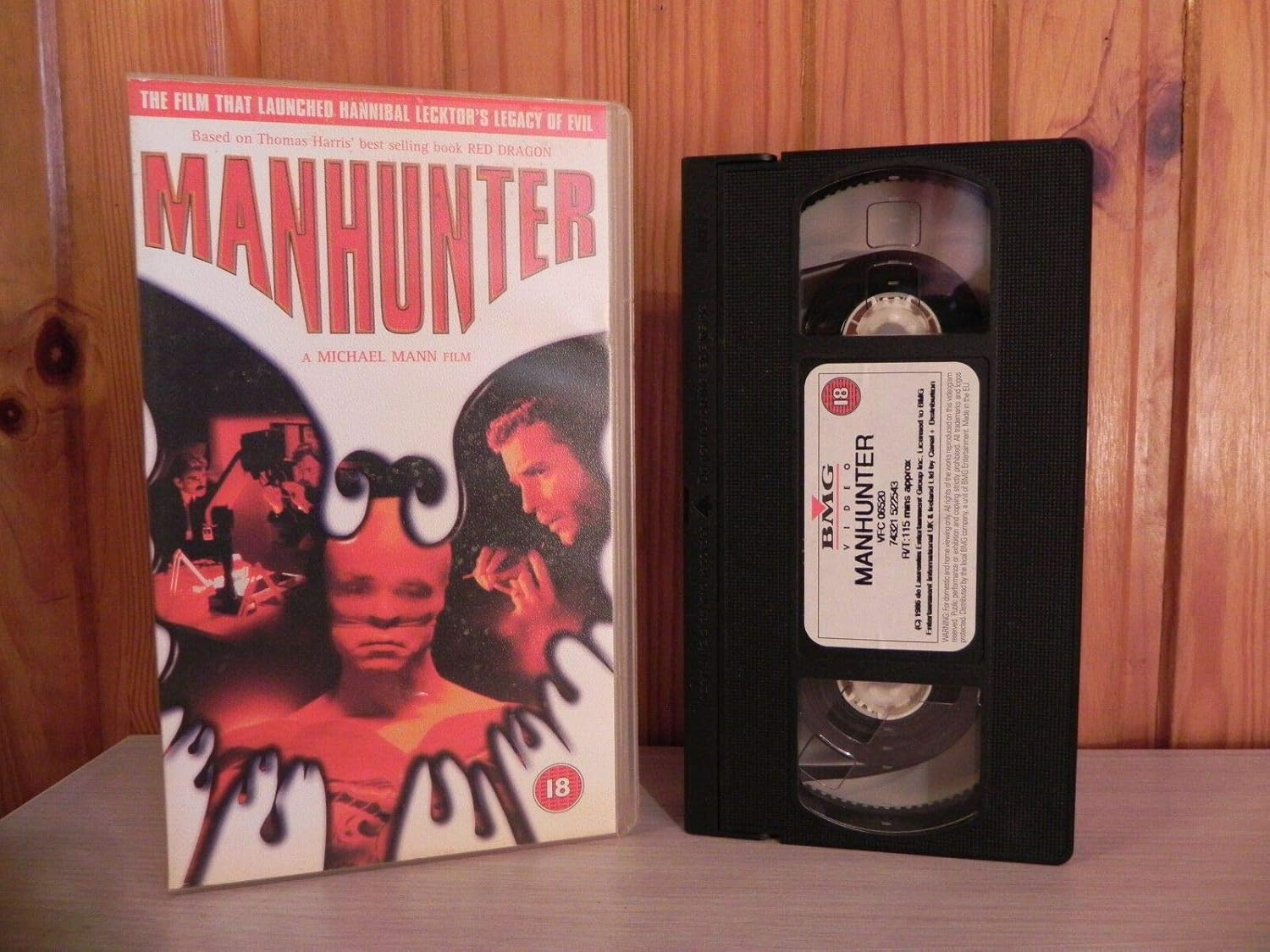 Amazon.com: Manhunter [VHS] : William Petersen, Kim Greist, Joan Allen ...