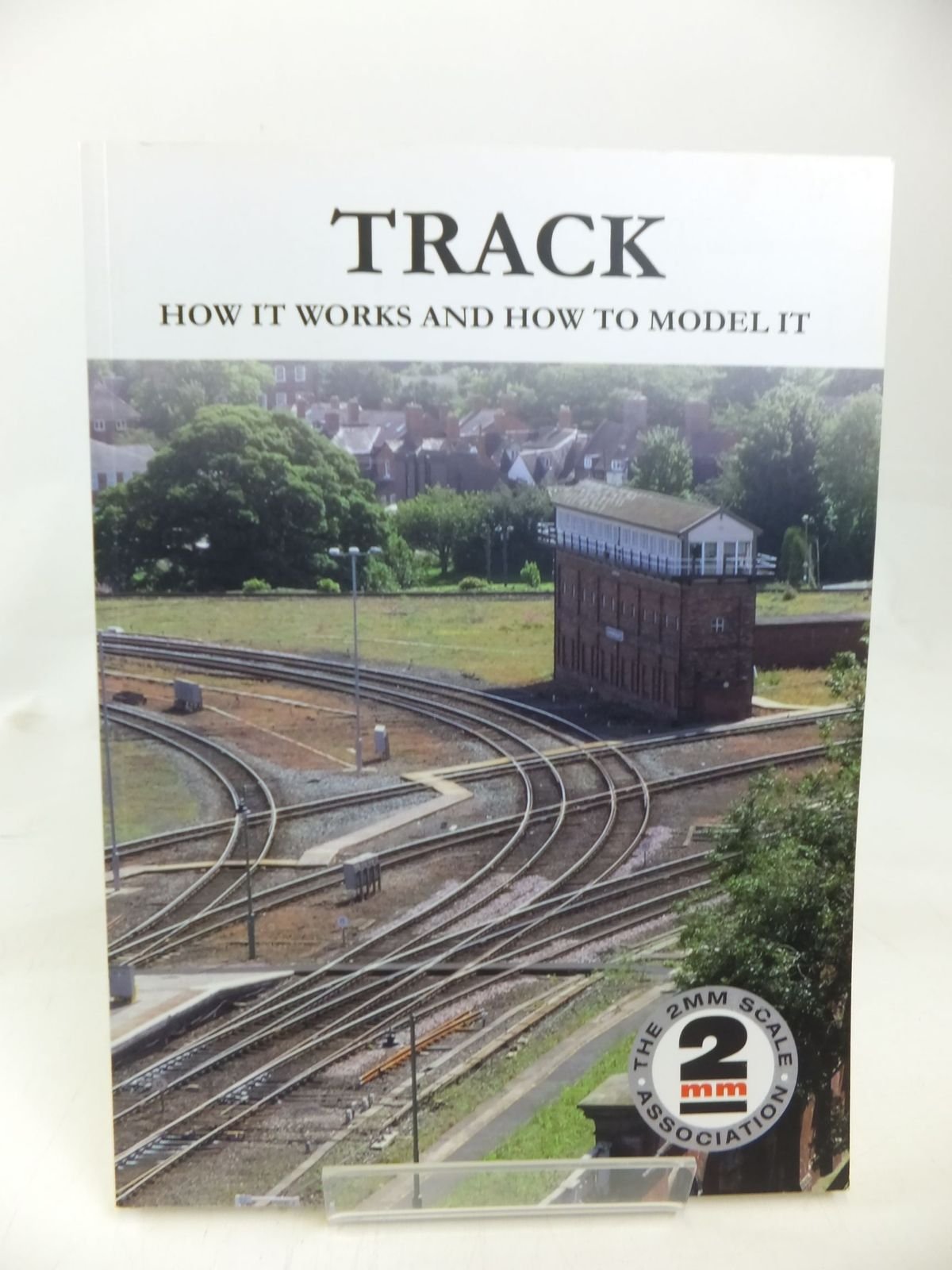 Buy TRACK HOW IT WORKS AND HOW TO MODEL IT Online at desertcartINDIA