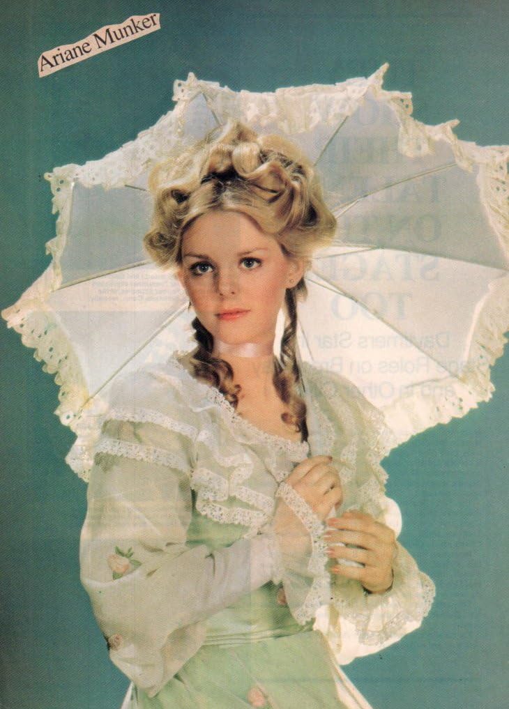 Ariane Munker Original clipping Magazine photo 1page 8x10 size Z4283 at ...