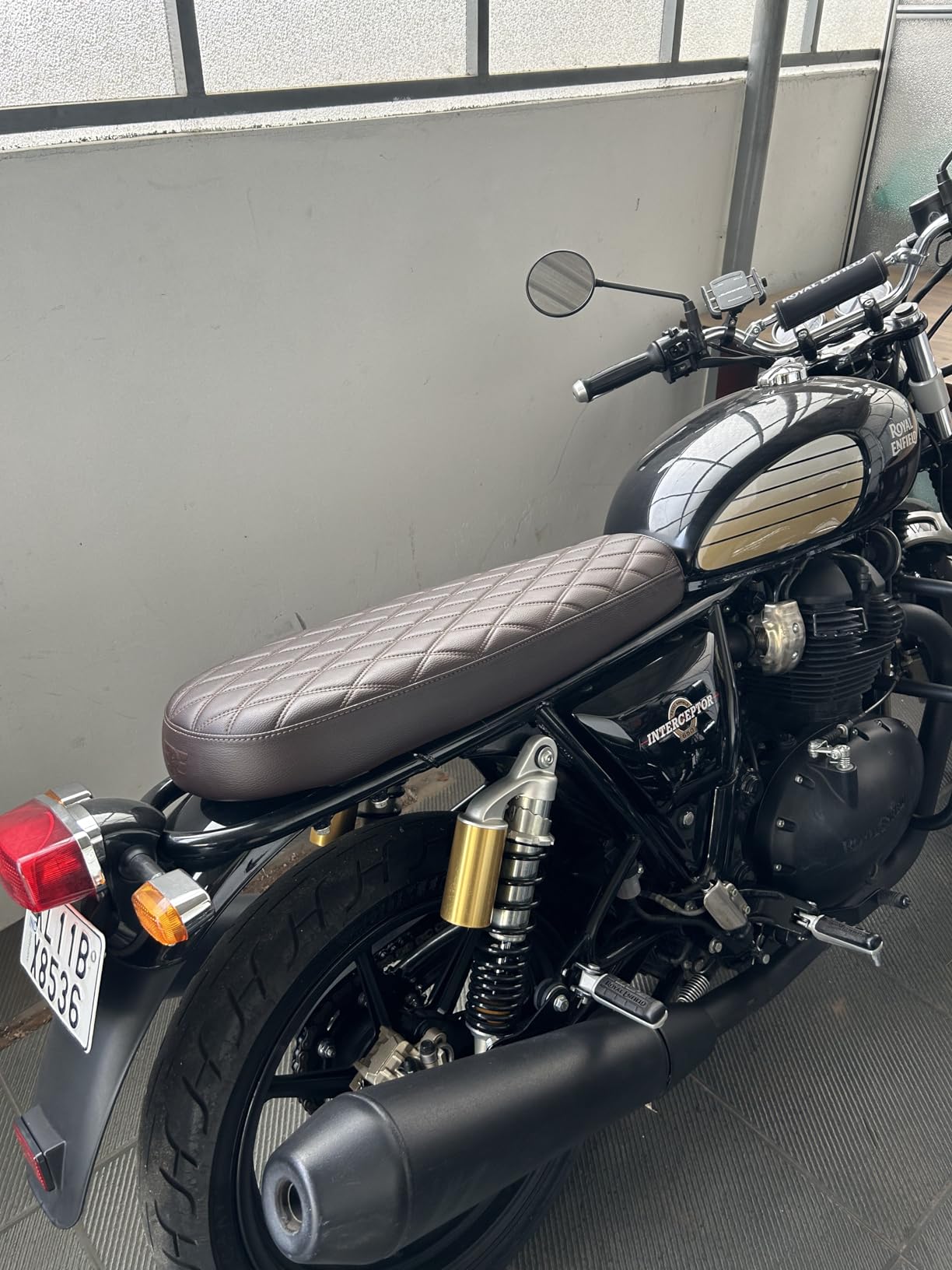 Royal Enfield 1990481 Brown Signature Bench Seat for Interceptor 650 ...