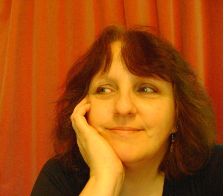 The Crowfield Curse: Walsh, Pat: 9780545231039: Amazon.com: Books