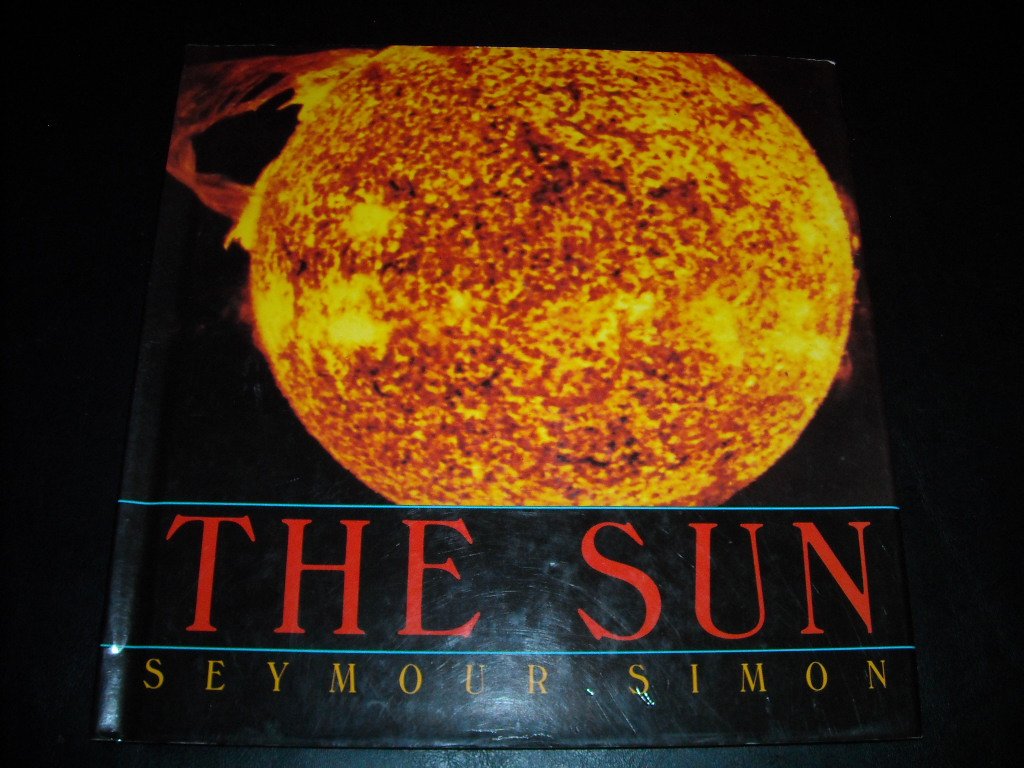 Amazon | The Sun | Simon, Seymour | Aeronautics & Space