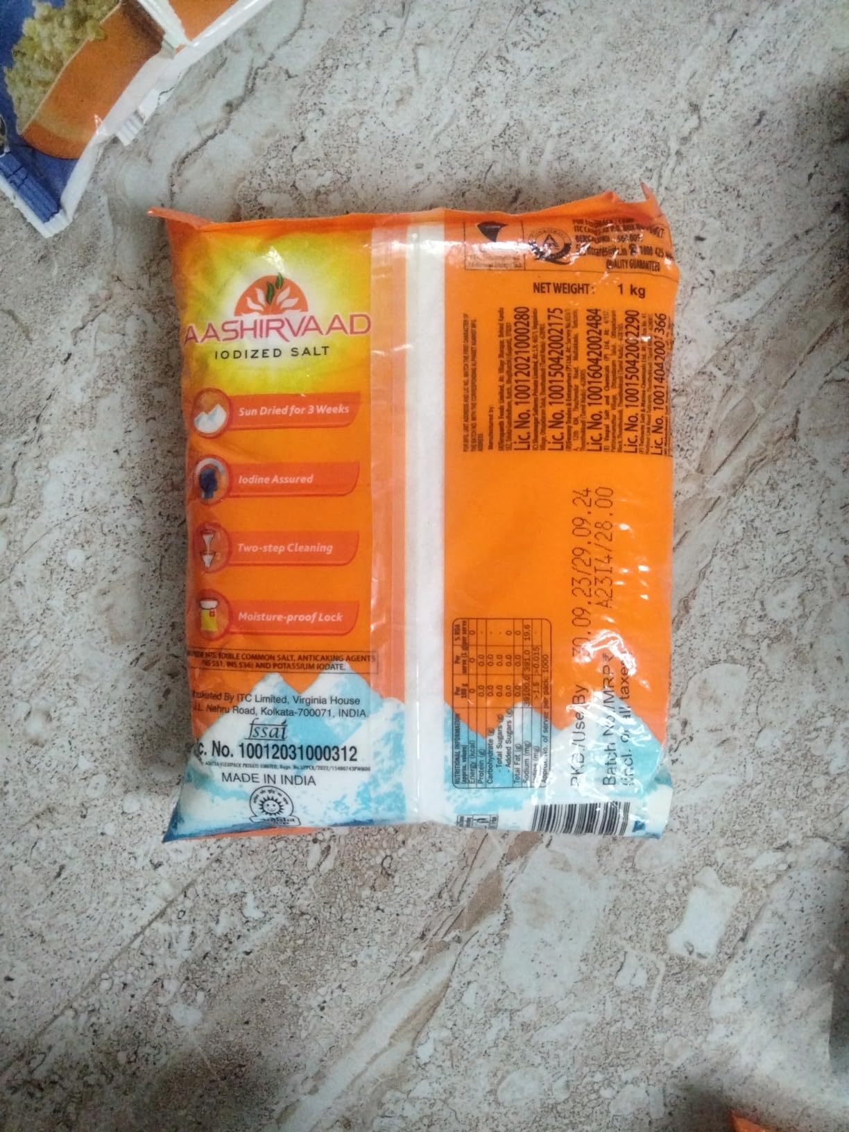 Aashirvaad Salt,with 4-Step advantage, 1kg : Amazon.in: Grocery ...