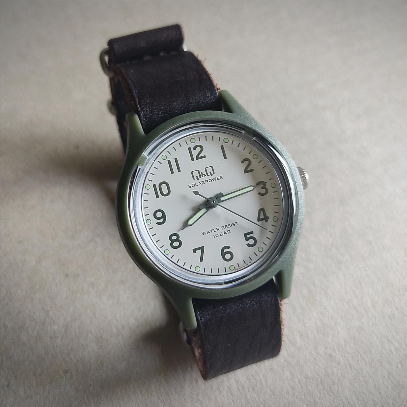 Amazon | [シチズンQ&Q] 腕時計 キューアンドキュー アナログ ソーラー 10気圧防水 ナイロンベルト E05A-003VK レディース ネイビー | 腕時計 | ファッション 通販