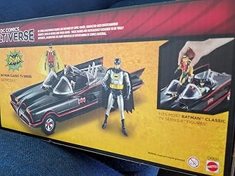 Amazon.com: Batman 6-Inch Batman Figure and Batmobile Gift Set : Toys ...