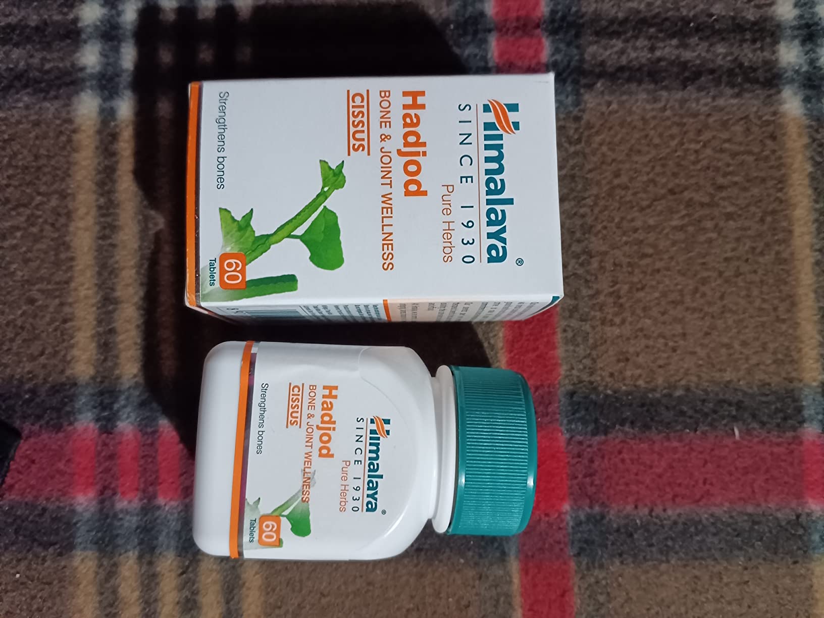 Buy Himalaya Wellness Pure Herbs Hadjod Bone & Joint Wellness - 60 ...