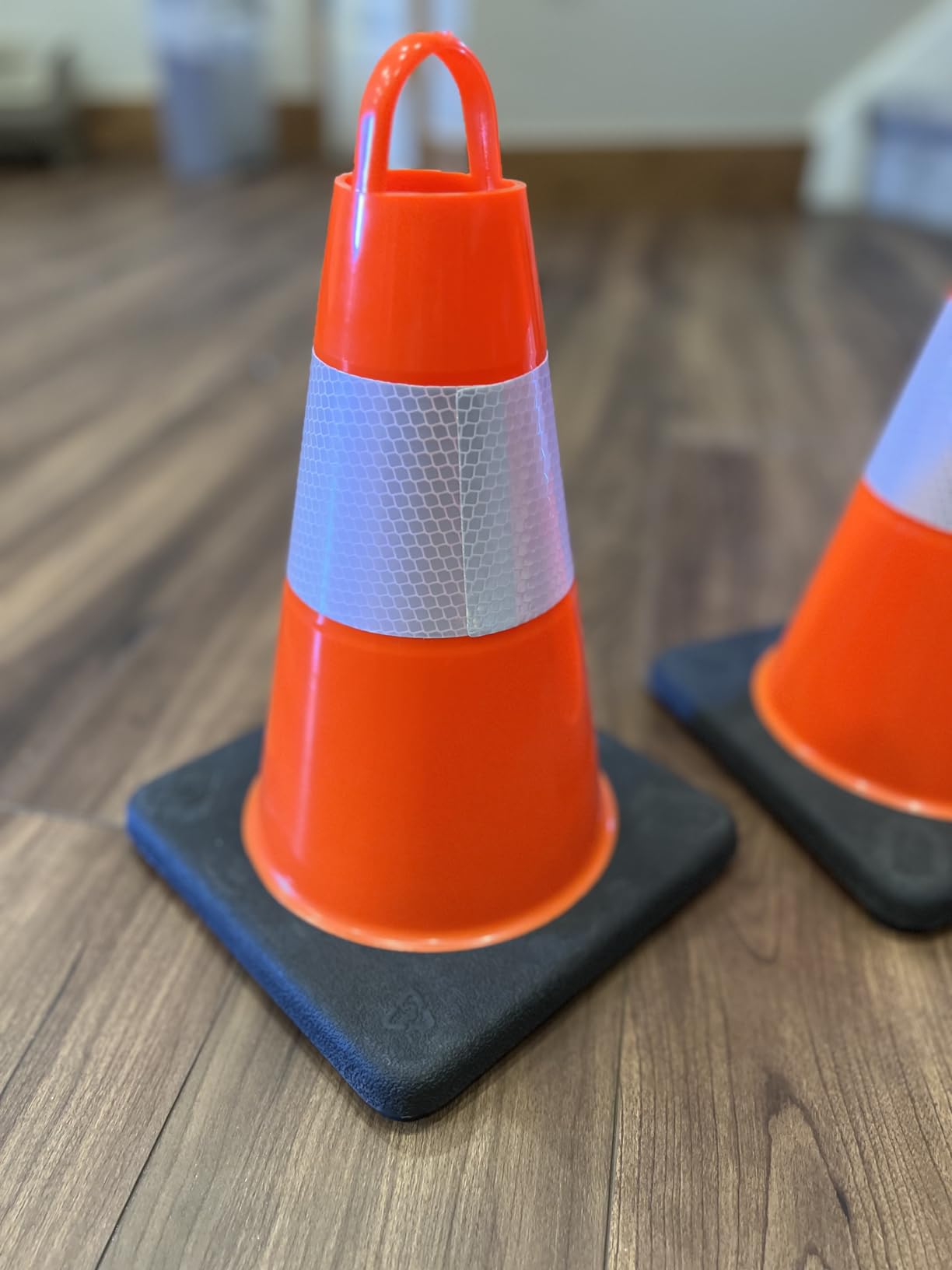 Amazon.com: Pyle 12-Pack Traffic Safety Cones 18" inch High Visibility ...