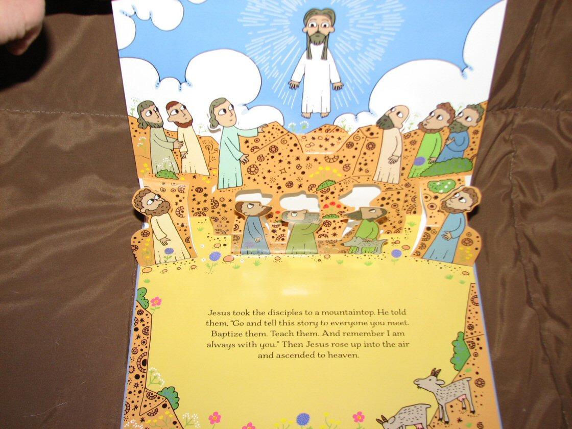 Jesus is Risen!: An Easter Pop-Up Book (Agostino Traini Pop-Ups, 3 ...