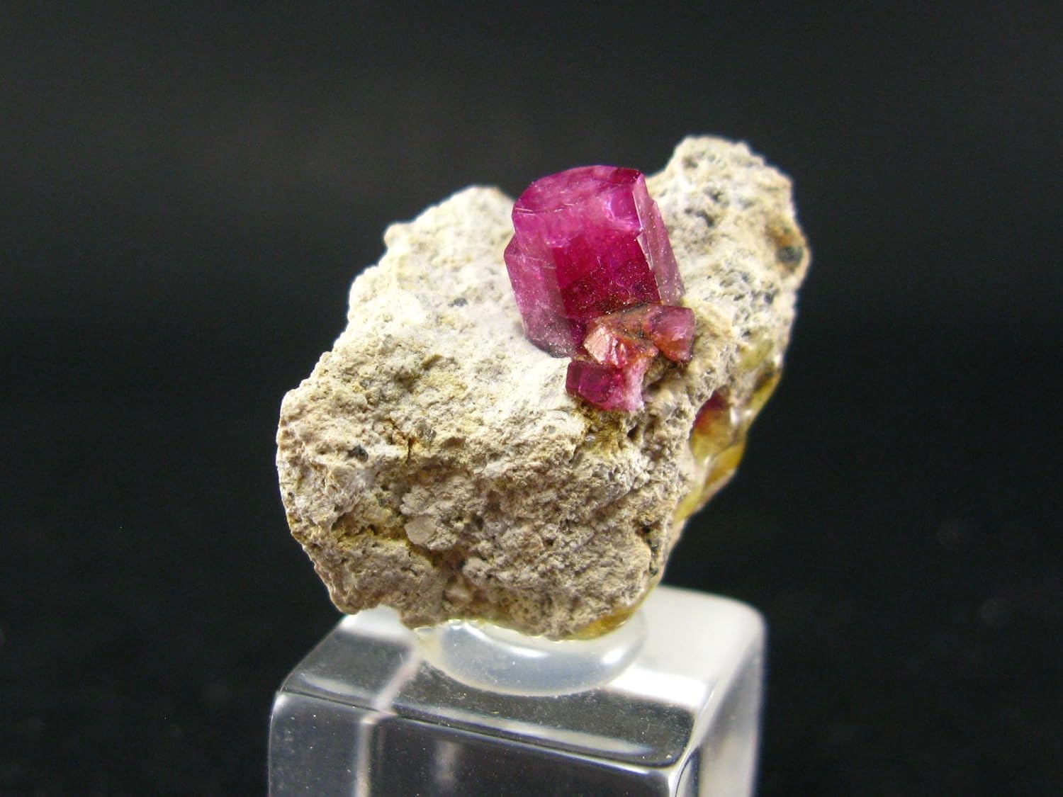 Amazon.com: Rare Gem Bixbite Red Emerald Beryl Cluster From Utah USA ...