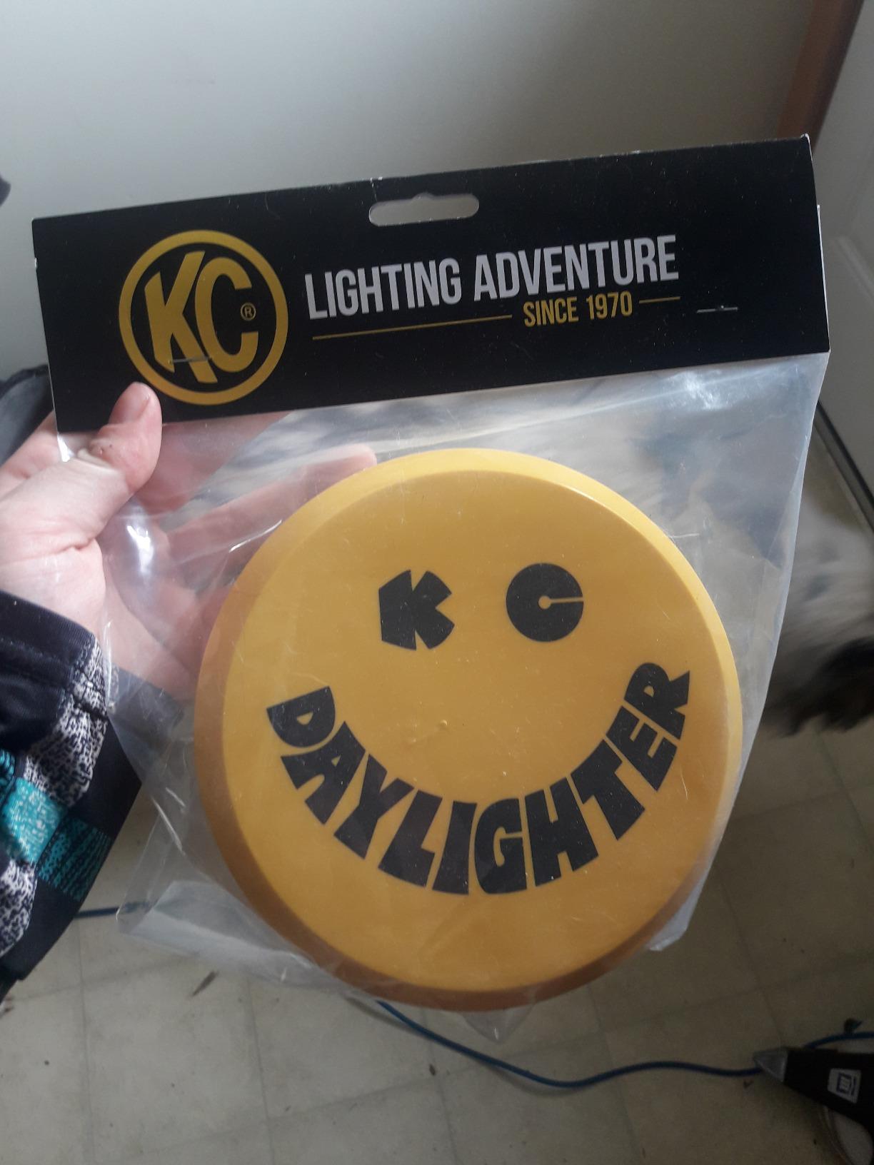 KC HiLiTES 5202 6" Round Yellow Plastic Light Cover w/ Black KC ...