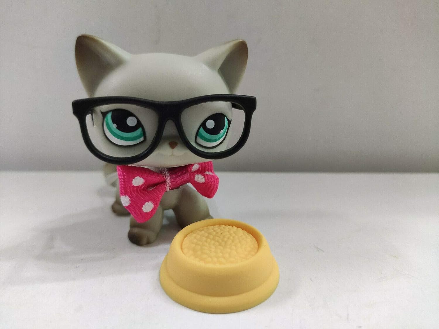 Littlest Pet Shop LPS#391 - Juguete de pelo corto gris con accesorios ...