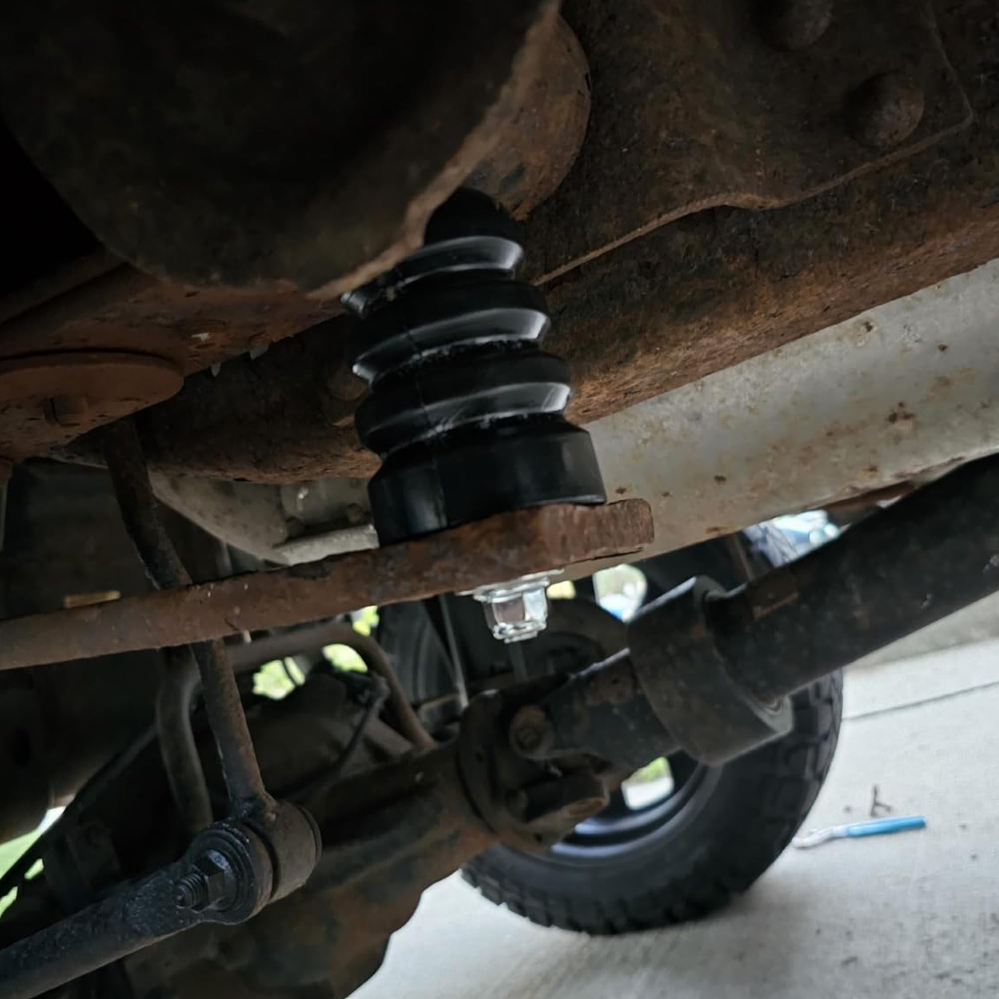 Rear Bump Stops Ford Excursion/F250/F350 - Polyurethane Leaf Spring ...