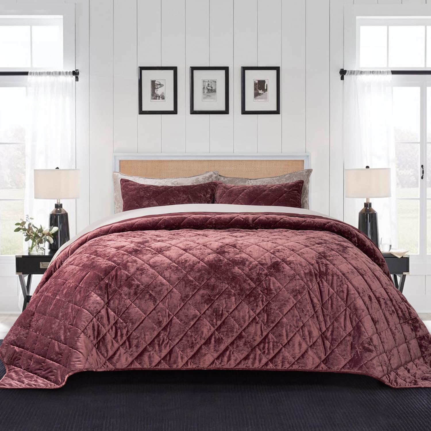 Amazon.com: EVERGRACE Luxury Crushed Velvet Quilt Set Queen Size ...