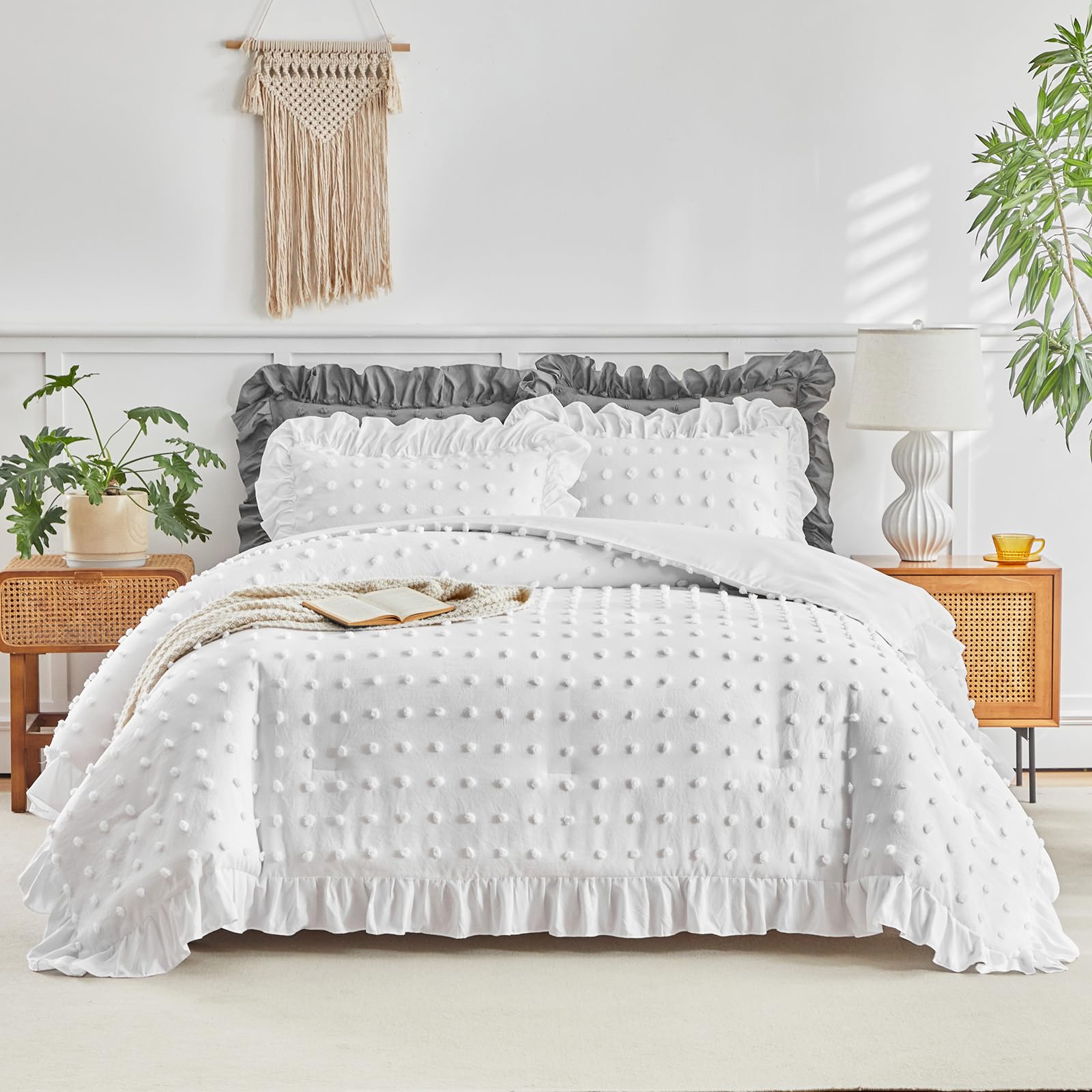 Amazon.com: Tufted Dots Ruffle Comforter Set Full/Queen Size, 3 Pieces ...