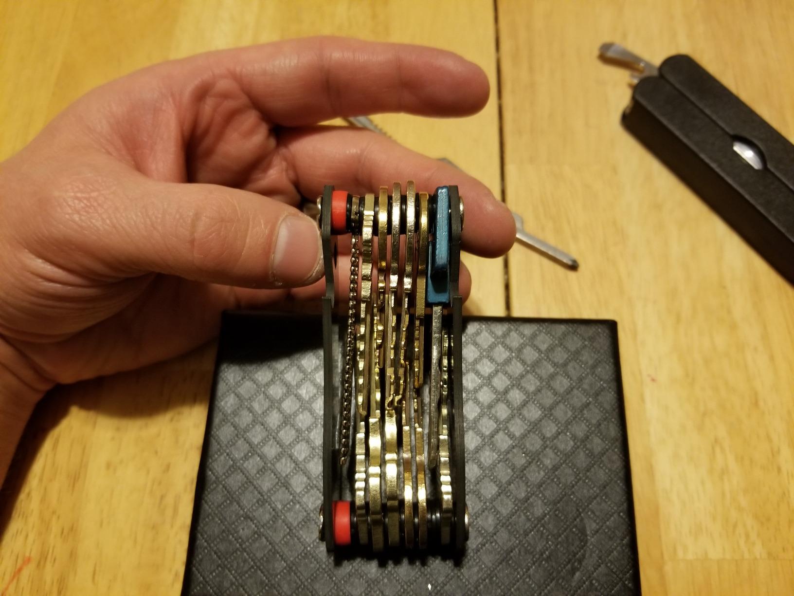 Amazon.com : Smart Compact Key Holder- Pocket Key Organizer with Built ...