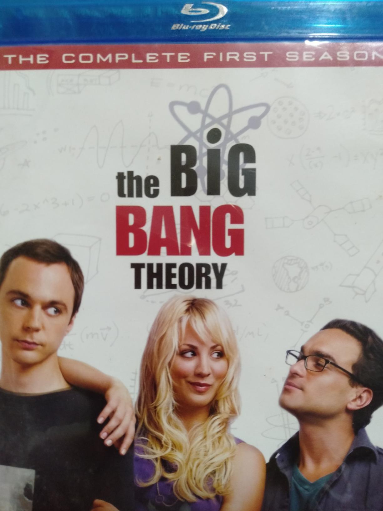 The Big Bang Theory: The Complete First Season : Amazon.in: Books