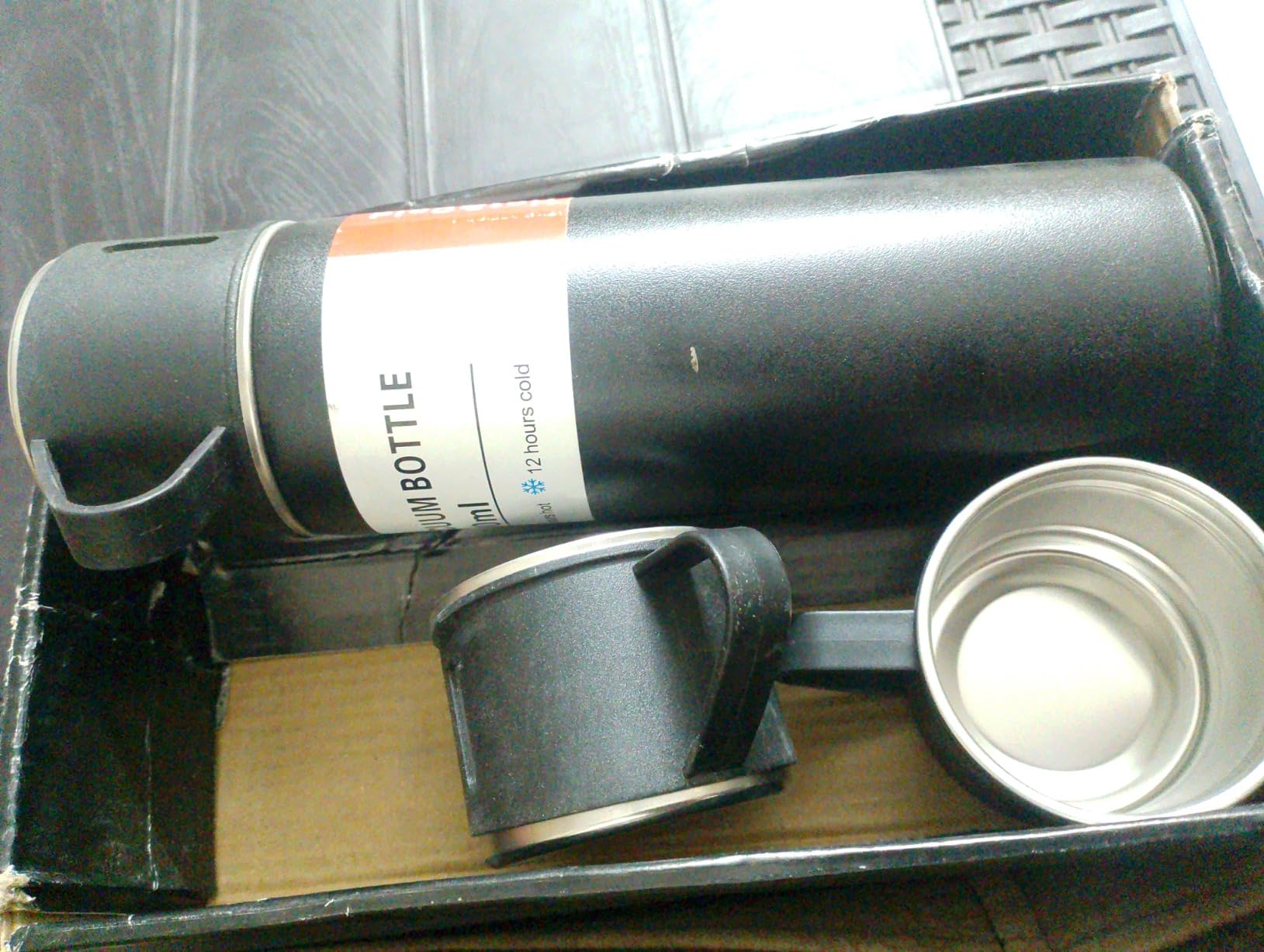 Stainless Steel Vacuum Flask Set with 2 Cups Flask Combo Keeps Liquid ...